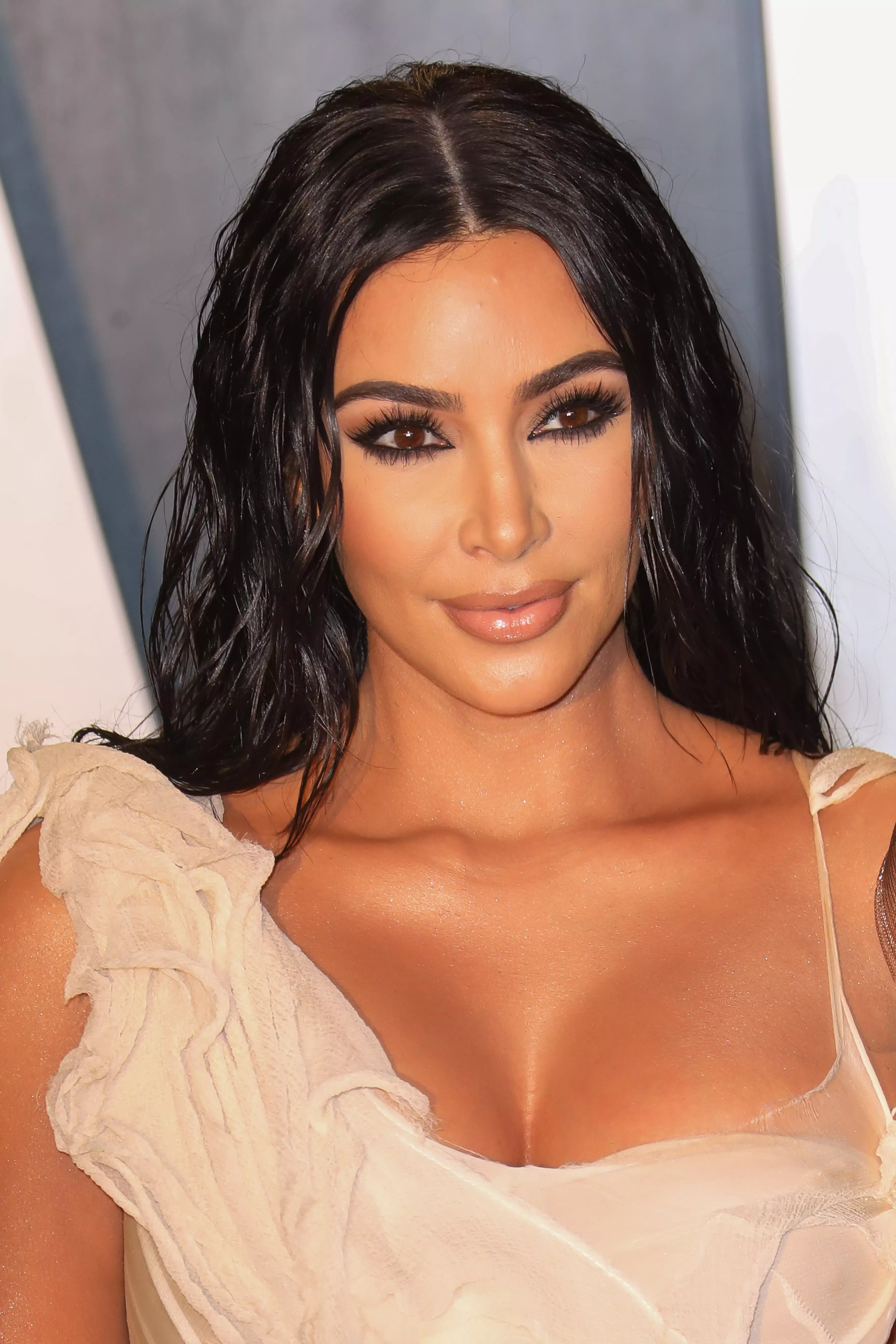 Kim Kardashian estas unu el la famuloj por dividi inspirajn citaĵojn.