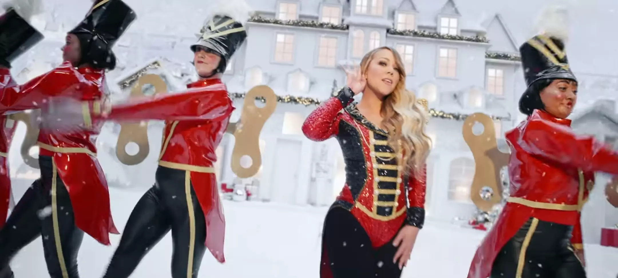 Mariah Careys aktualisiertes Video „All I Want For Christmas Is You“ ist pure Magie