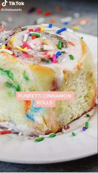 Queste ricette TikTok Funfetti suonano così bene.