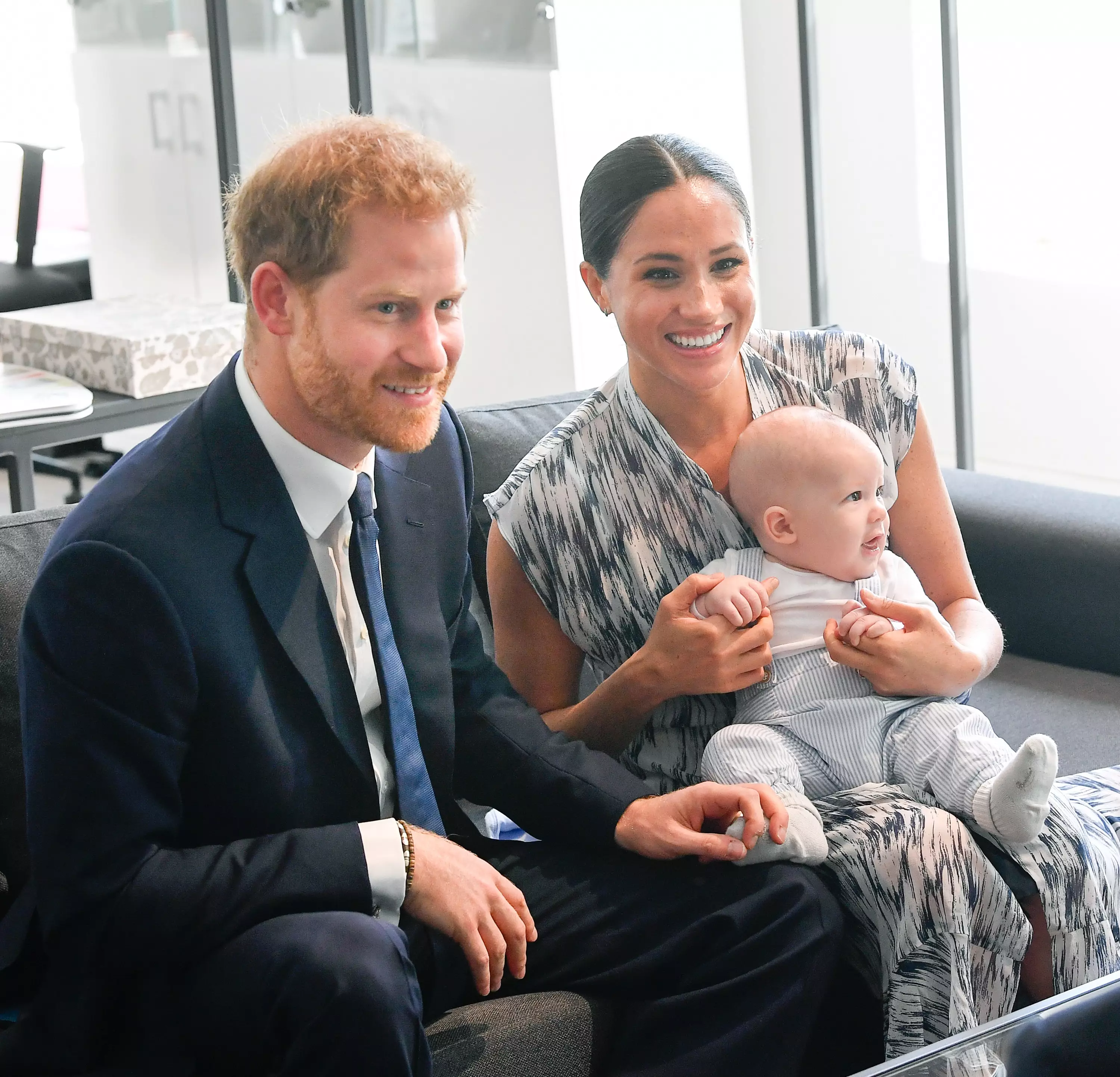 Prince Harry ak Meghan Markle ak ti bebe Archie