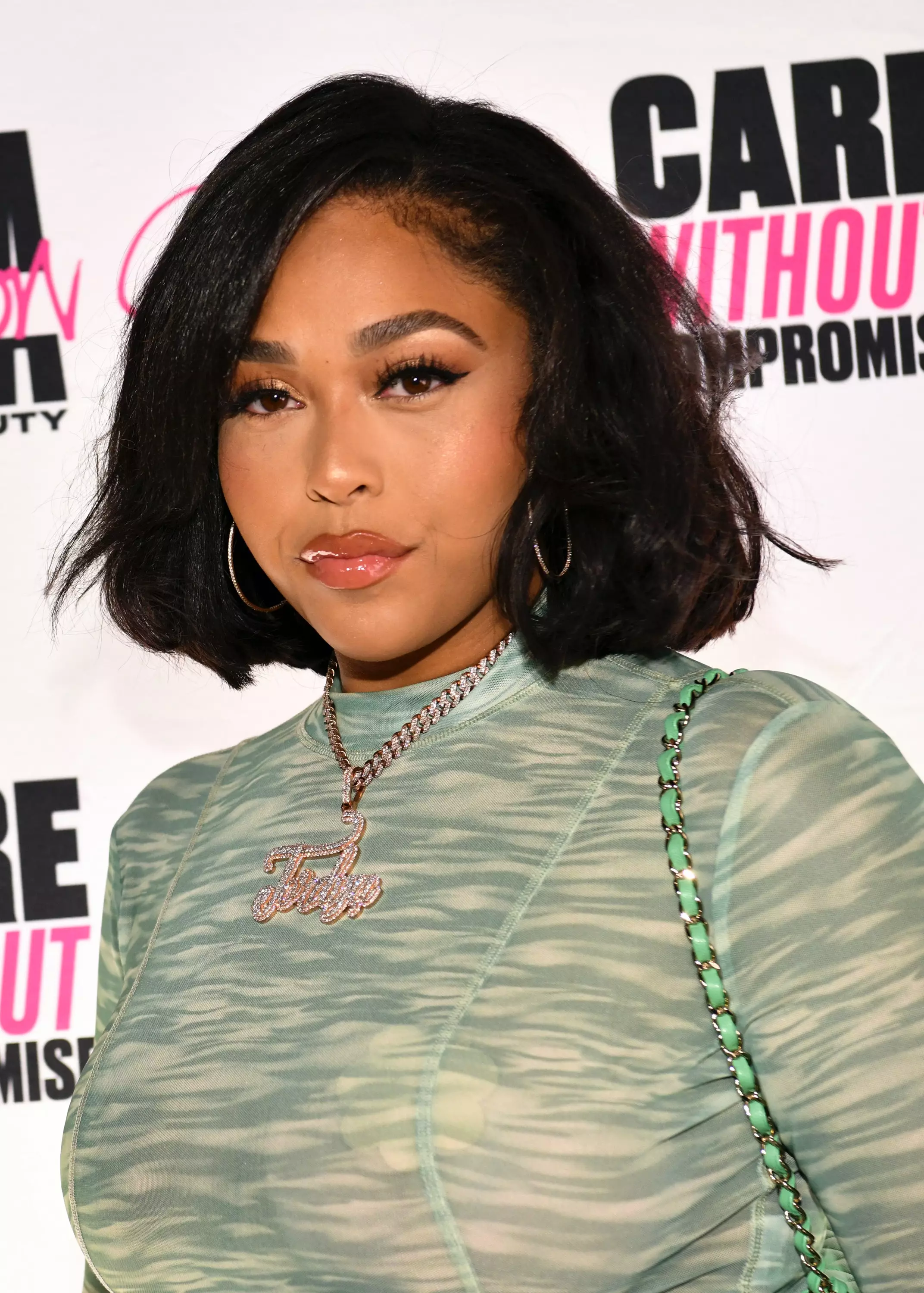 WEST HOLLYWOOD, CALIFORNIE - 18 JUIN : Jordyn Woods assiste au mois de la fierté de l'UOMA et à la Juneteenth Celebrati...