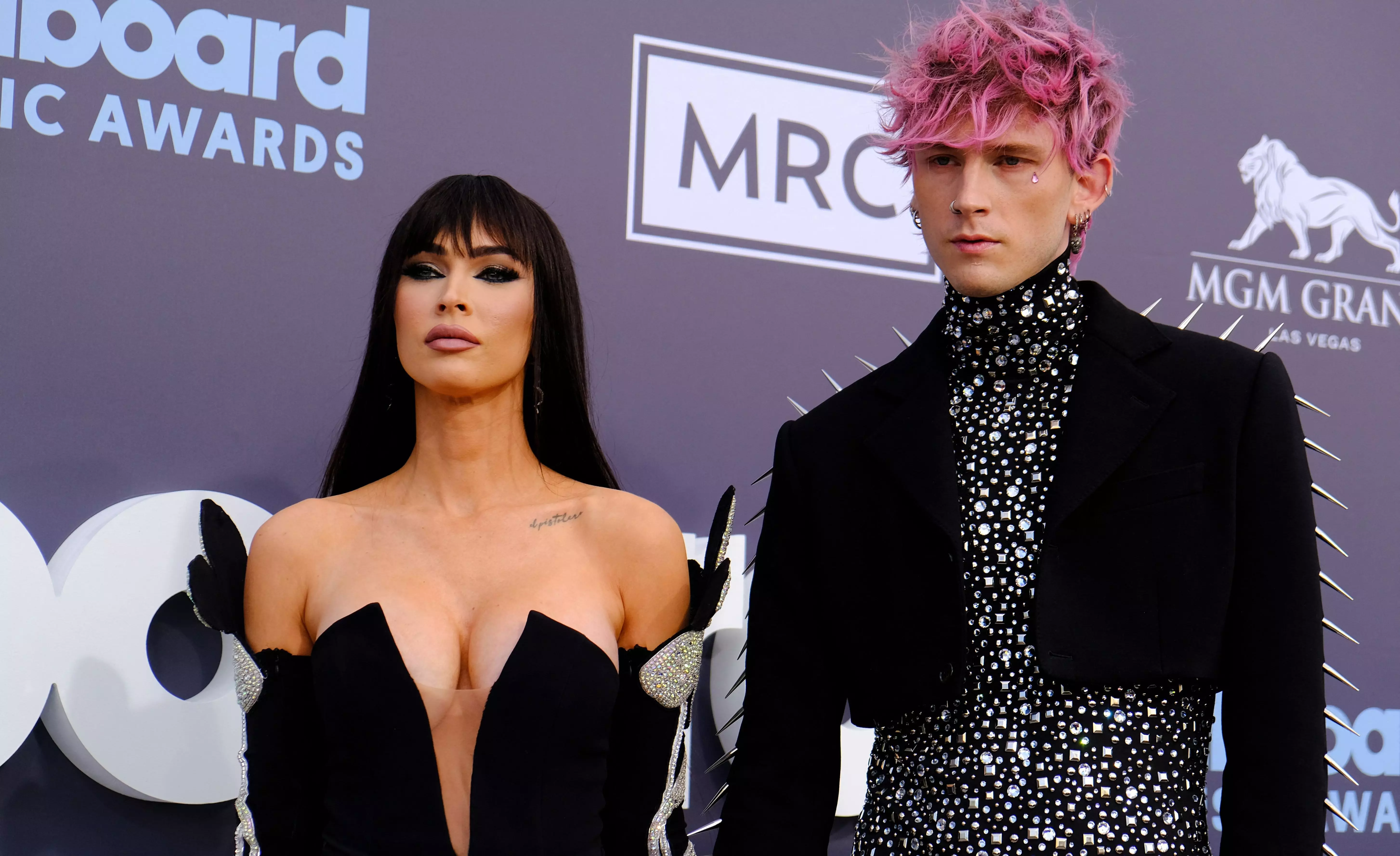 MGK Iddedikat il-Prestazzjoni tal-BBMAs Tiegħu Lilu