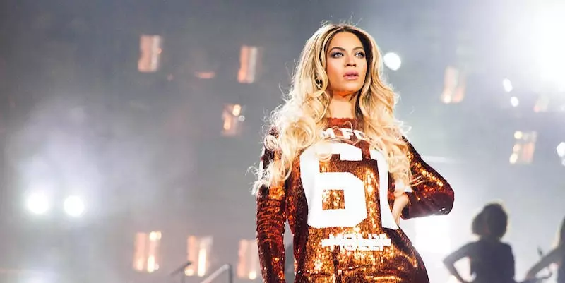 Bow Down: 12 Unzeeche Dir sidd ganz D'Beyoncé vun Ärem Frënd Grupp