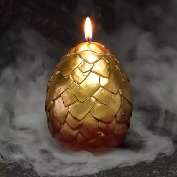 Dir kënnt Ären banneschten Khaleesi mat dësen 'GOT' Dragon Candles entloossen 128893_1