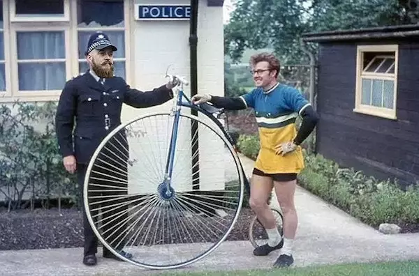 Este policía hipster y su barba épica están arrasando en Internet (fotos) 13055_6