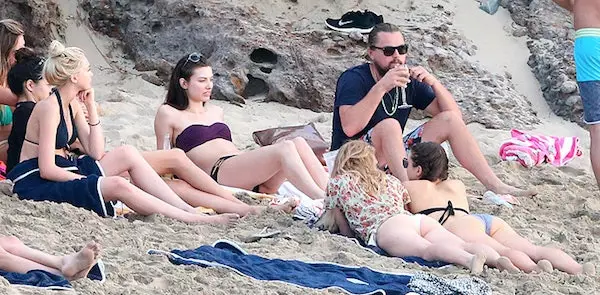 Leo DiCaprio es la prueba viviente de que las damas realmente aman el dadbod (fotos) 13137_11