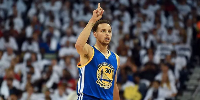 11 Fason Steph Curry pwouve bon nèg egziste nan espò 13911_8