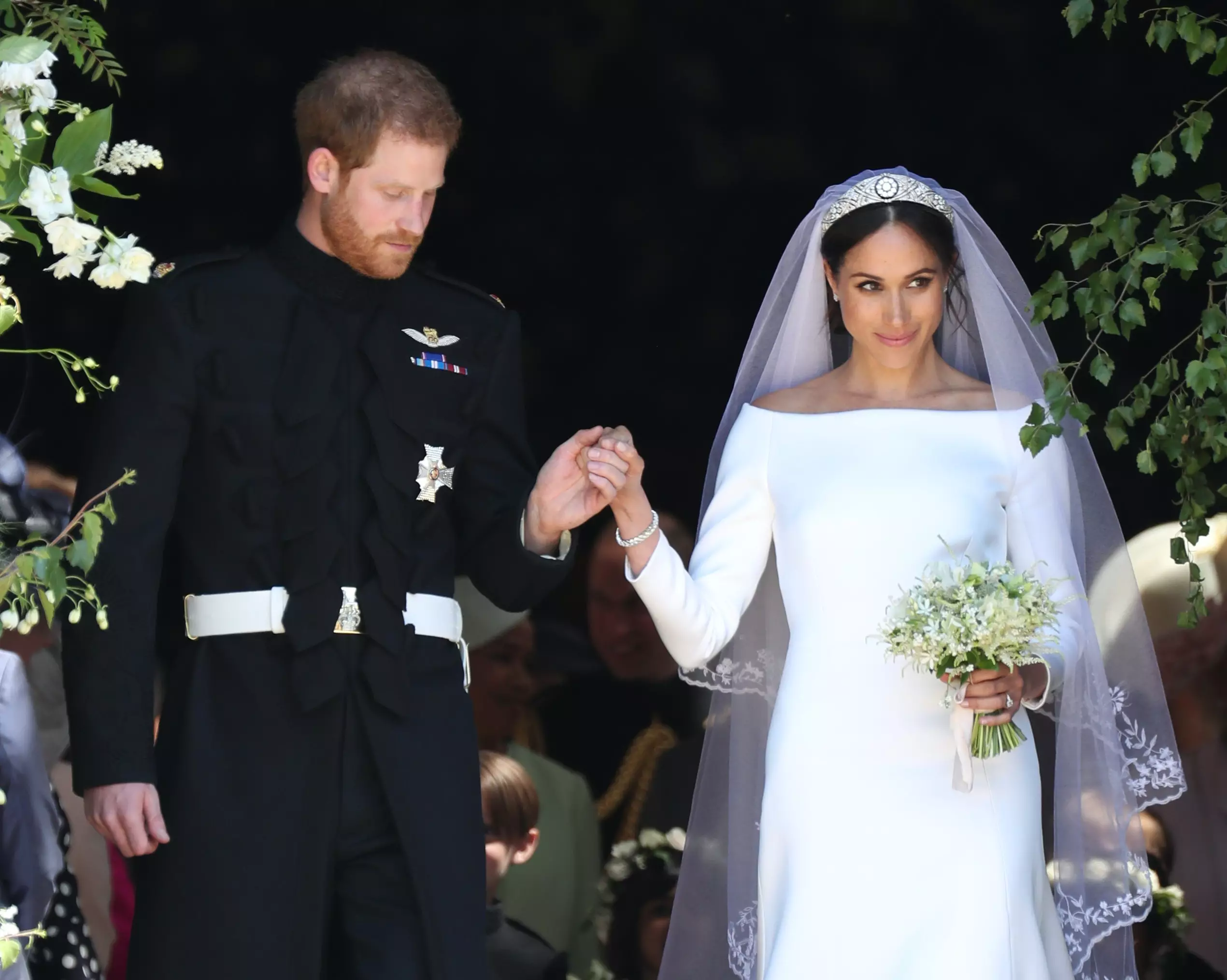 Meghan Markle jahmatas oma klassikalises pulmakleidis, kuid Twitter oli jagatud 147187_1