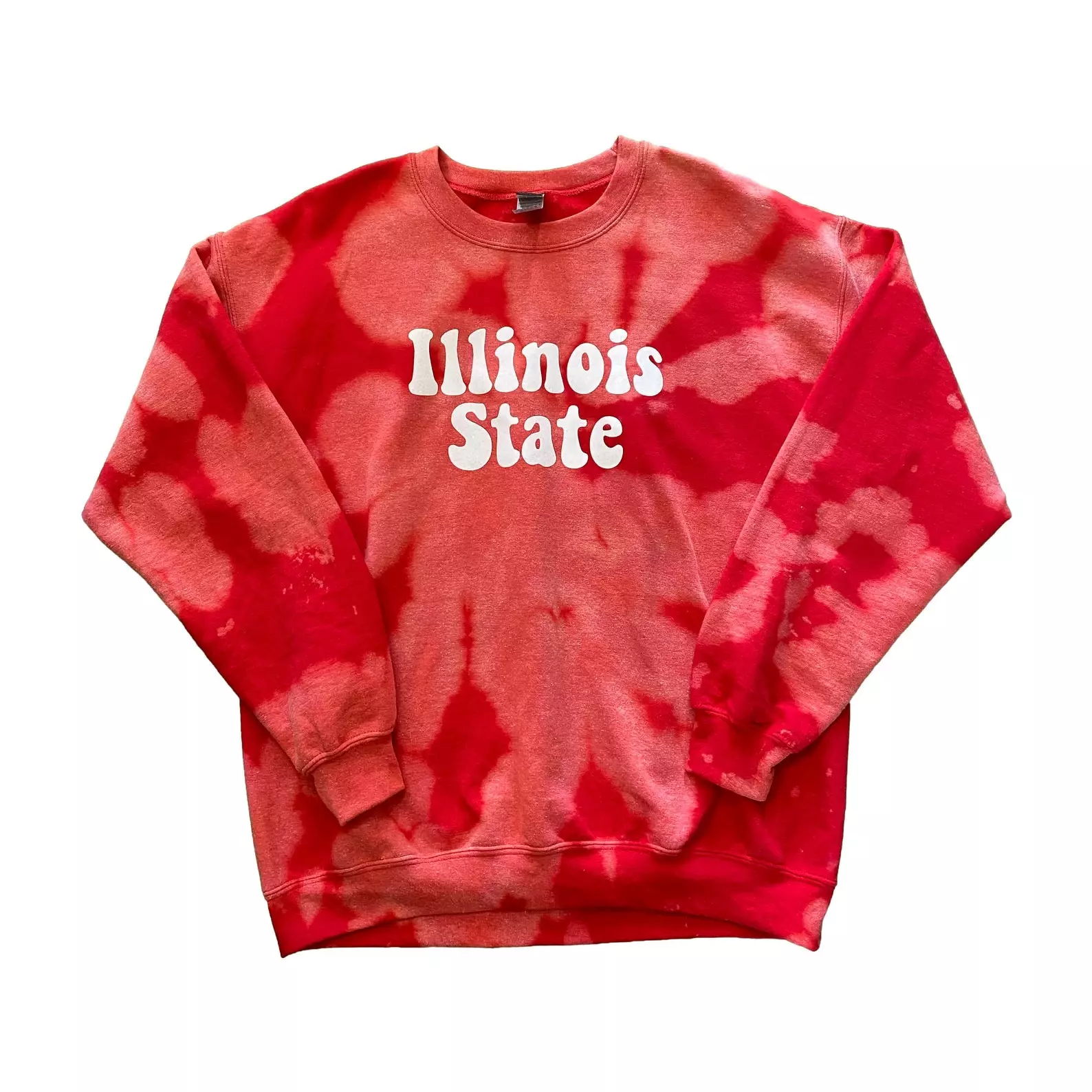 Etsy afstudeercadeaus bevatten dit tie-dye college-sweatshirt dat aanpasbaar is.