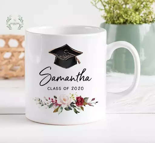 Mug Wisuda yang Dipersonalisasi