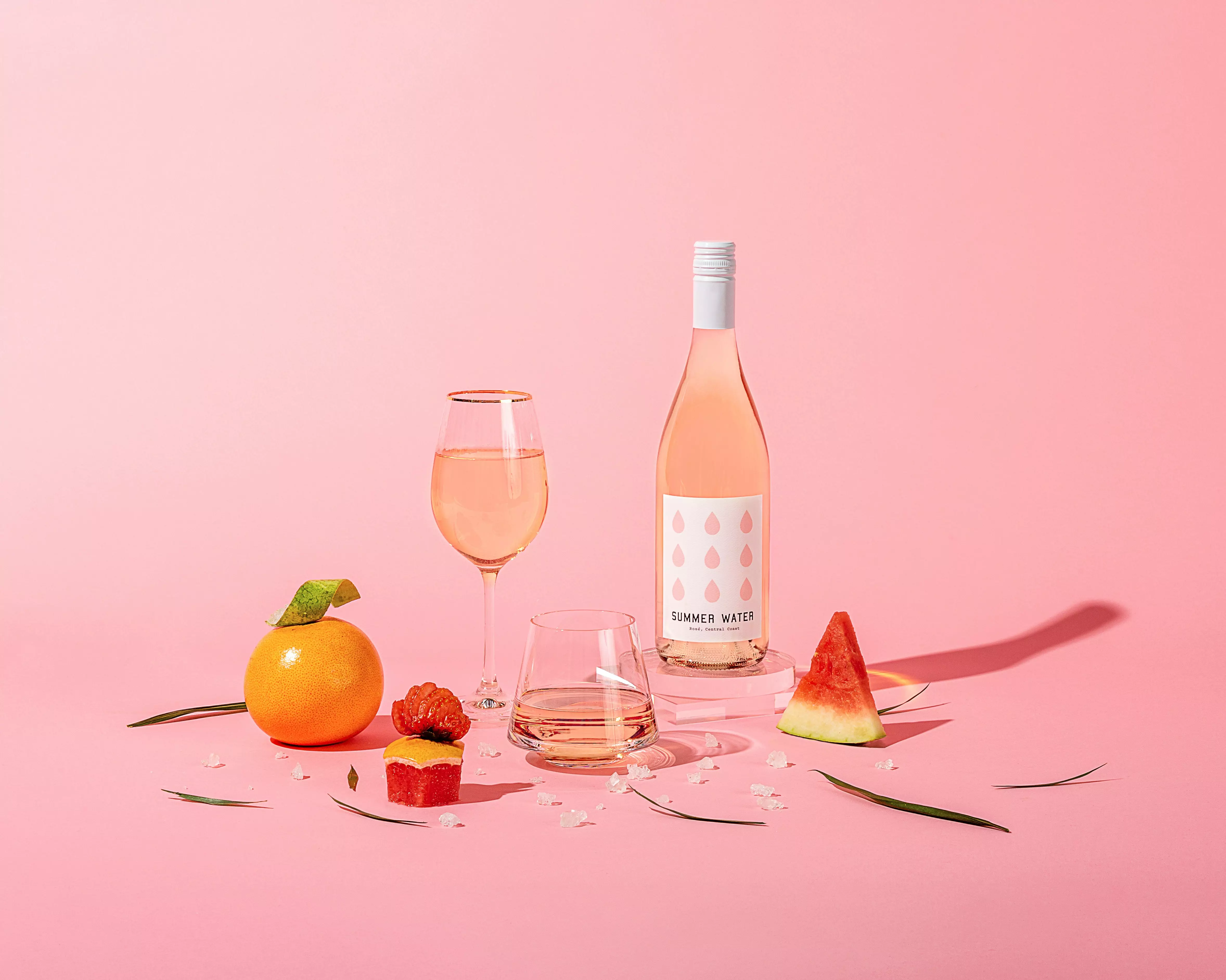 عاد نادي Rosé Delivery الشهير هذا مع بعض الترقيات الرئيسية