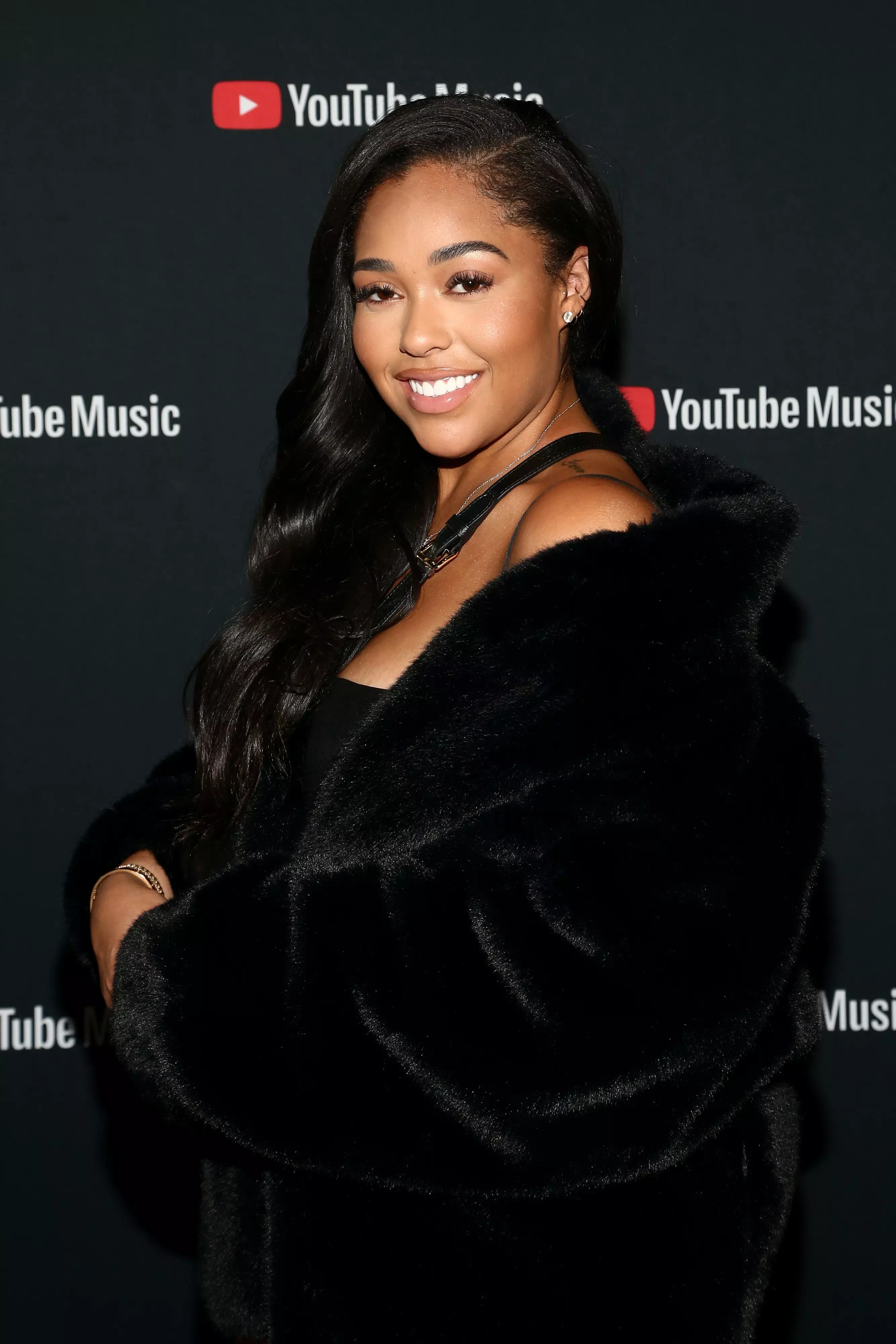 LOS ANGELES, CALIFORNIA - DESEMBA 11: Jordyn Woods ahudhuria Sherehe ya Wanawake Wasio na Woga katika M...