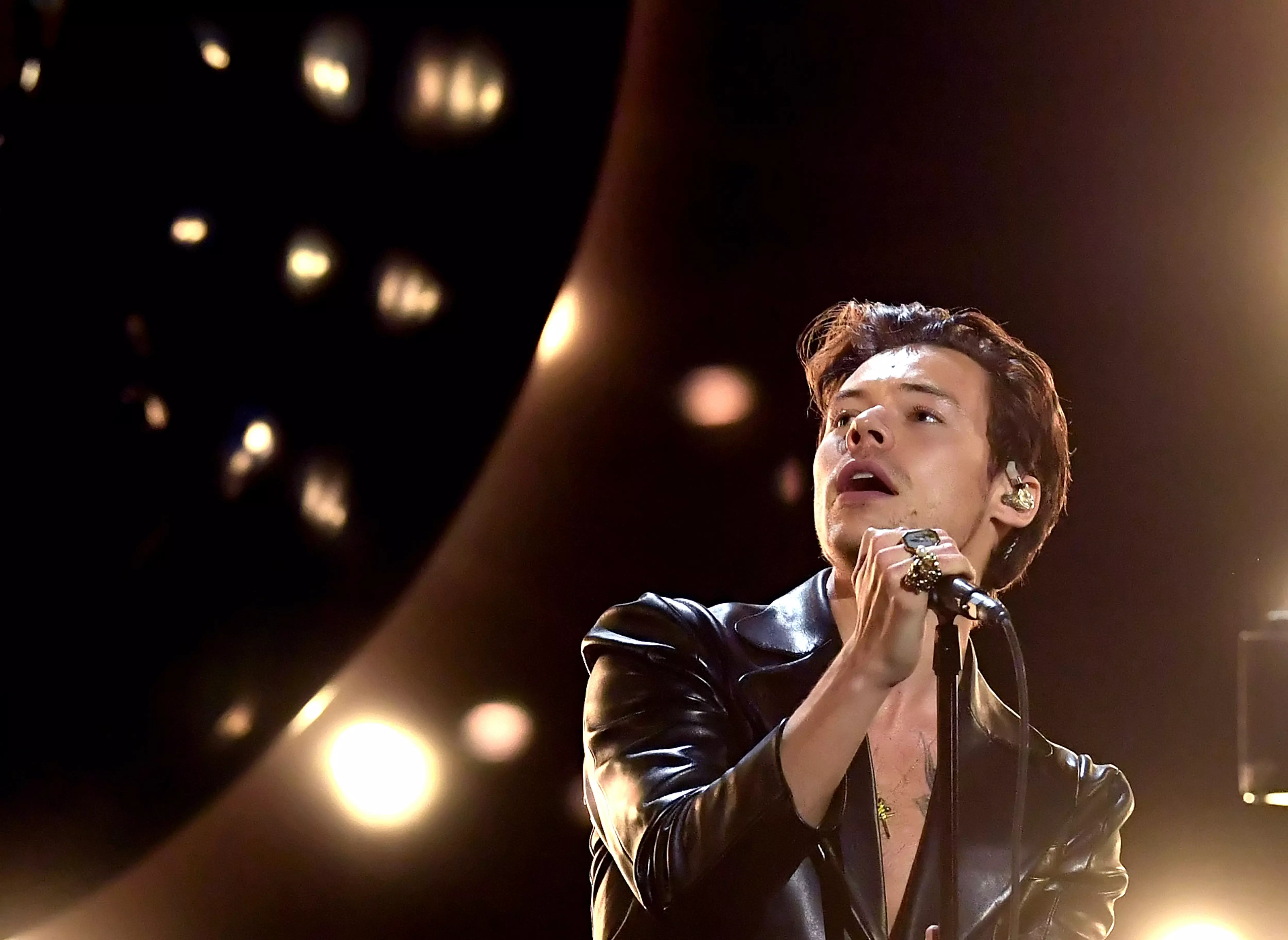 5 Teori Penggemar Babagan Harry Styles 'Harry's House' Sing Kabukten Bener