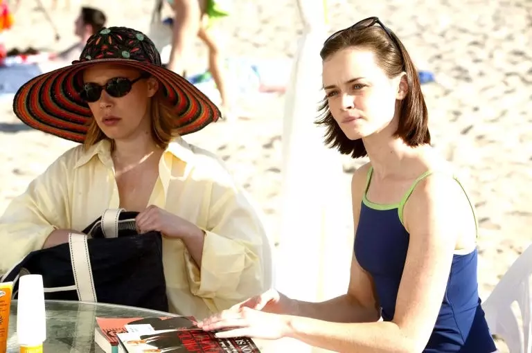 25 Kwotazzjoni 'Gilmore Girls' Għal Stampi Throwback Spring Break Fuq Il-Bajja