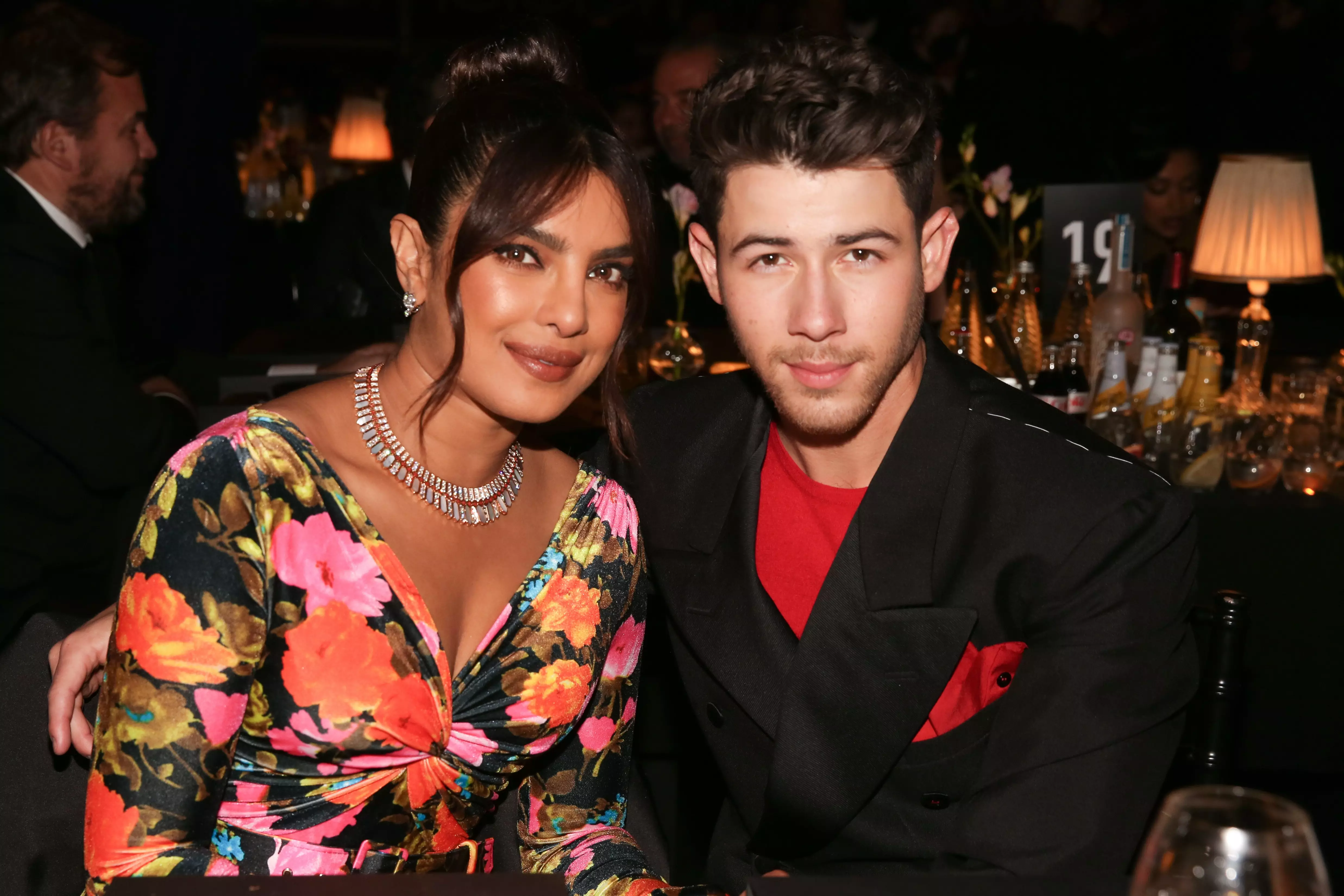 Rhannodd Priyanka a Nick Lysenw Annwyl eu Merch Babanod