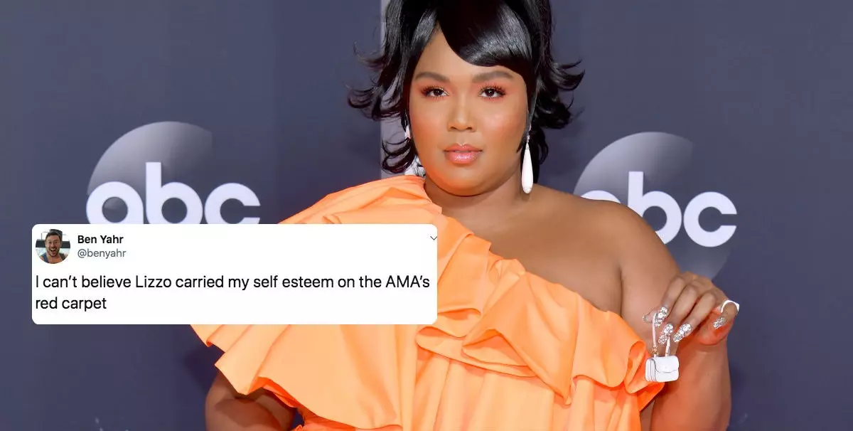 Ці меми про крихітний гаманець AMAs Lizzo — такий настрій