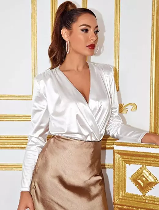 Romwe Satin Long Sleeve Wrap V-háls bodysuit