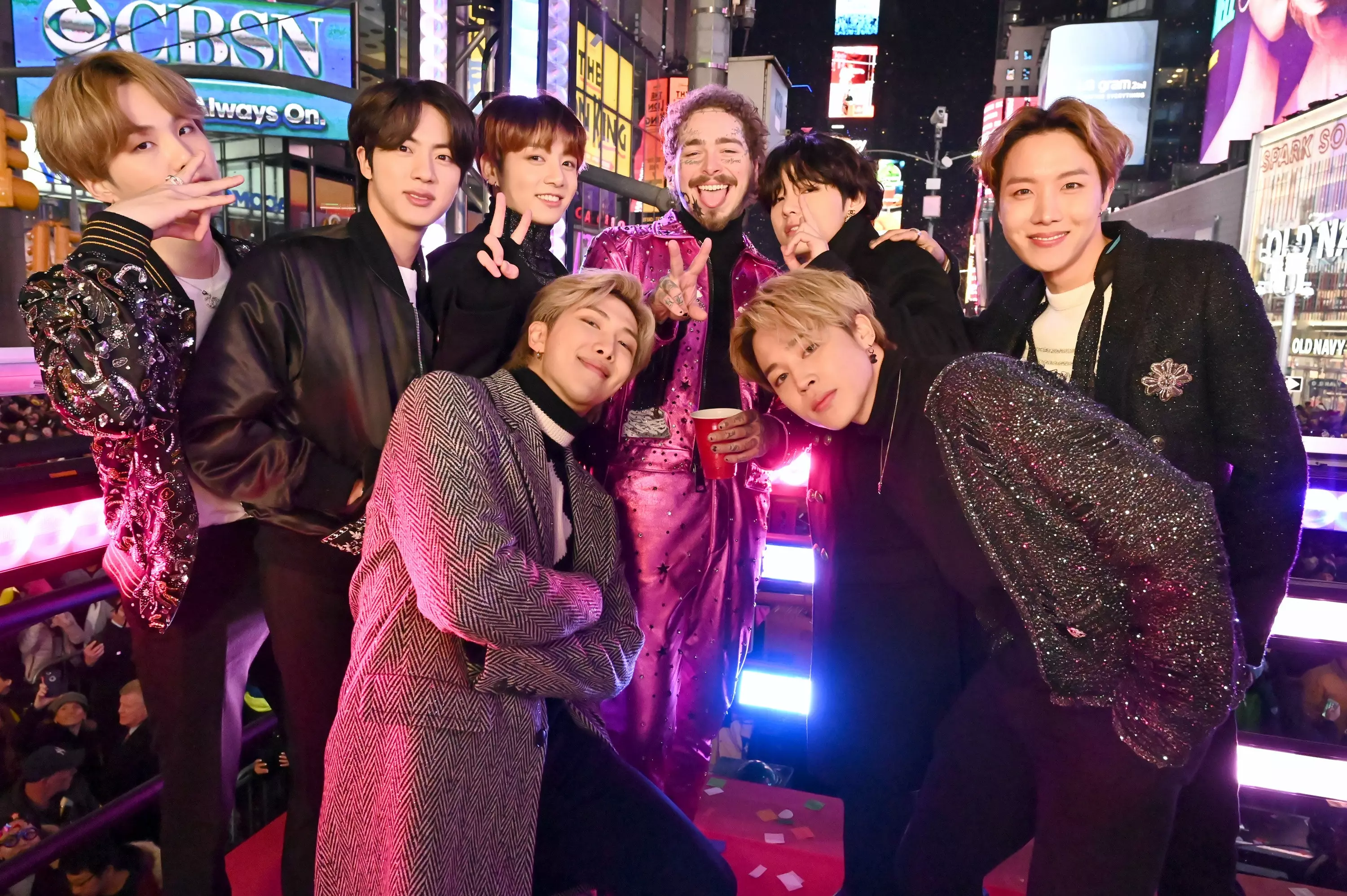 BTS sareng Post Malone ngahadiran Dick Clark's New Year's Rockin' Eve With Ryan Seacrest 2020.