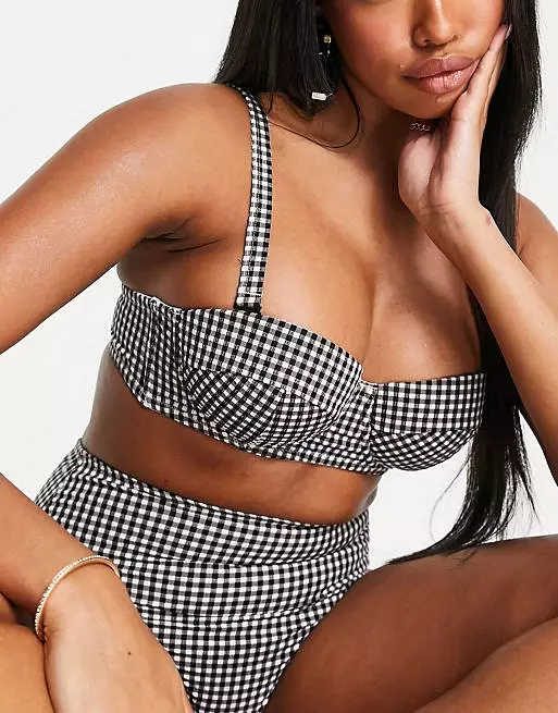 Peek & Beau Fuller Bust Exclusivo Bikini Mix & Match en branco e negro