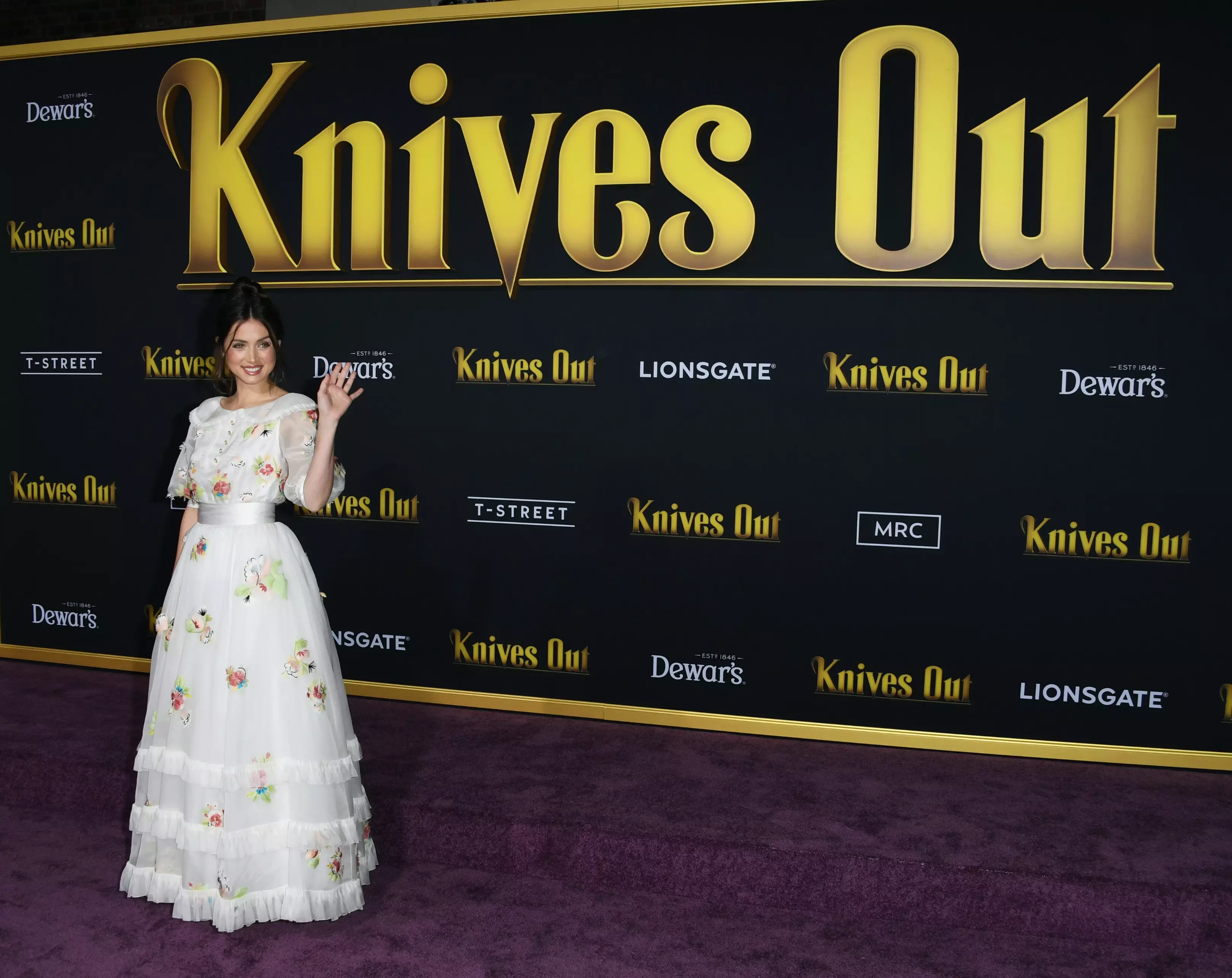 Inilah Semua Yang Anda Perlu Tahu Tentang Bintang 'Knives Out' Ana De Armas 3260_1