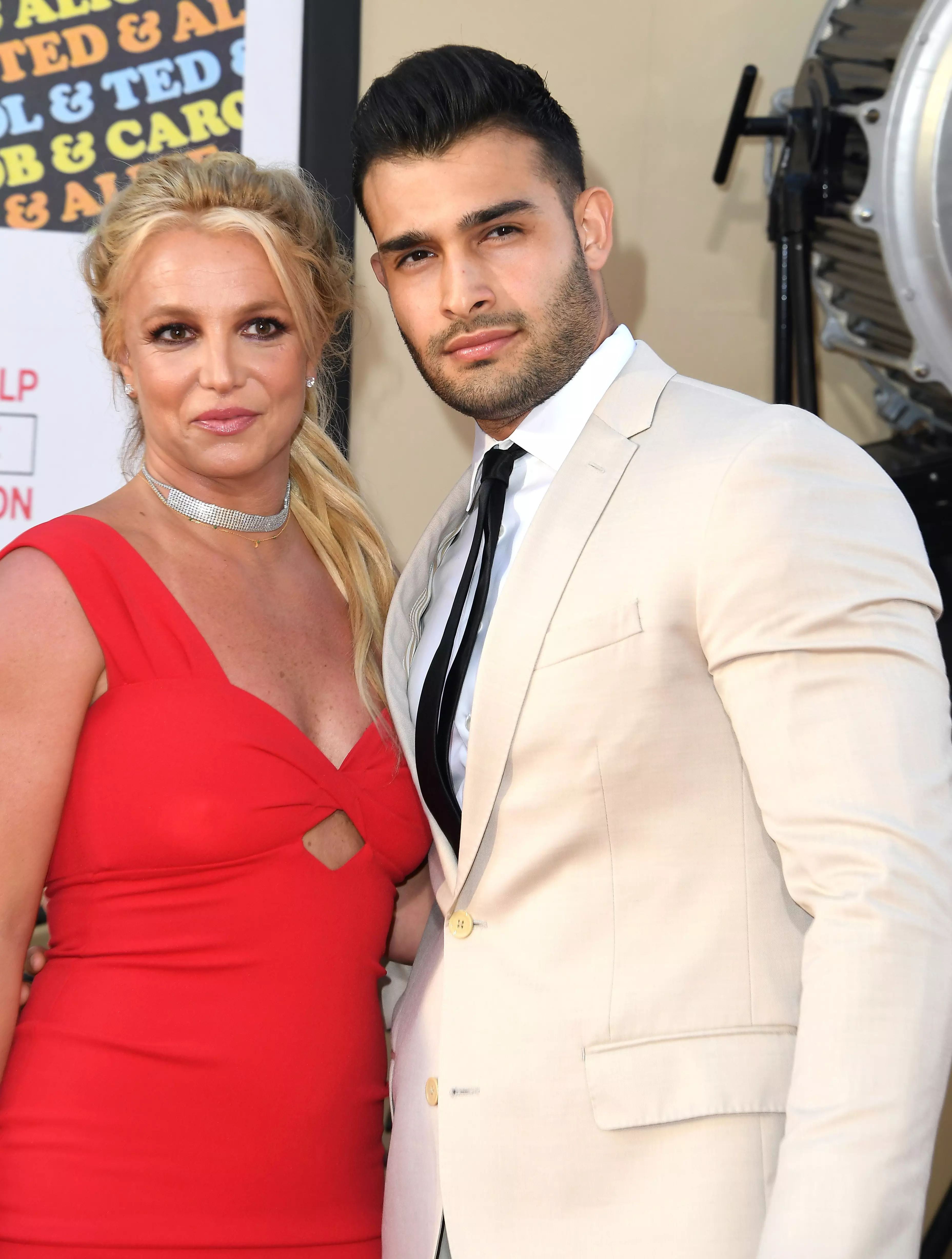 Britney Spears र Sam Asghari को सम्बन्ध टाइमलाइन शब्दहरूको लागि धेरै प्यारा छ