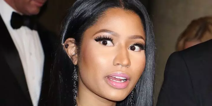 Nicki Minaj publica una imatge en topless, però tot el que ens importa són les seves botes lleigs 33273_2