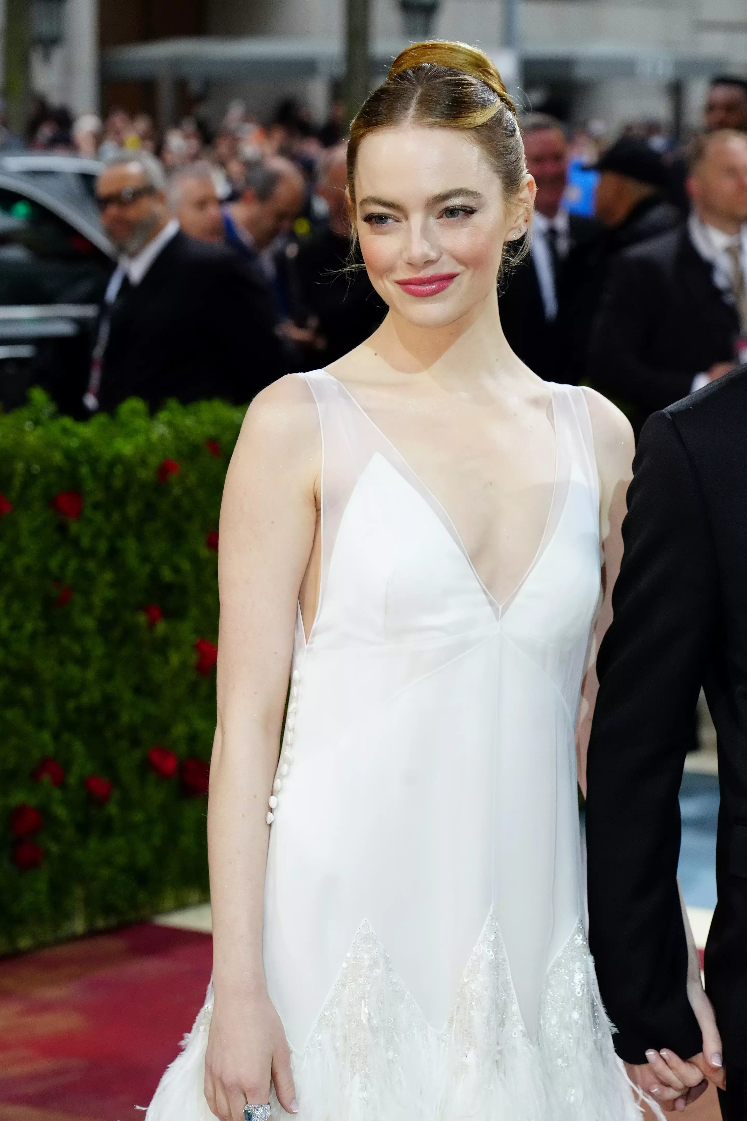 Uwe Emma Stone Met Gala nwere Pụrụ Iche, Pụtara Nzuzo