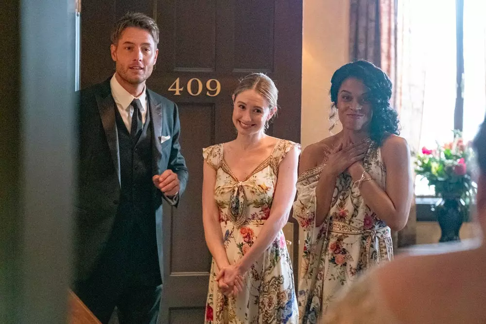 Justin Hartley Kevin rolünde, Caitlin Thompson Madison rolünde, Susan Kelechi Watson 'This Is Us'ta Beth rolünde