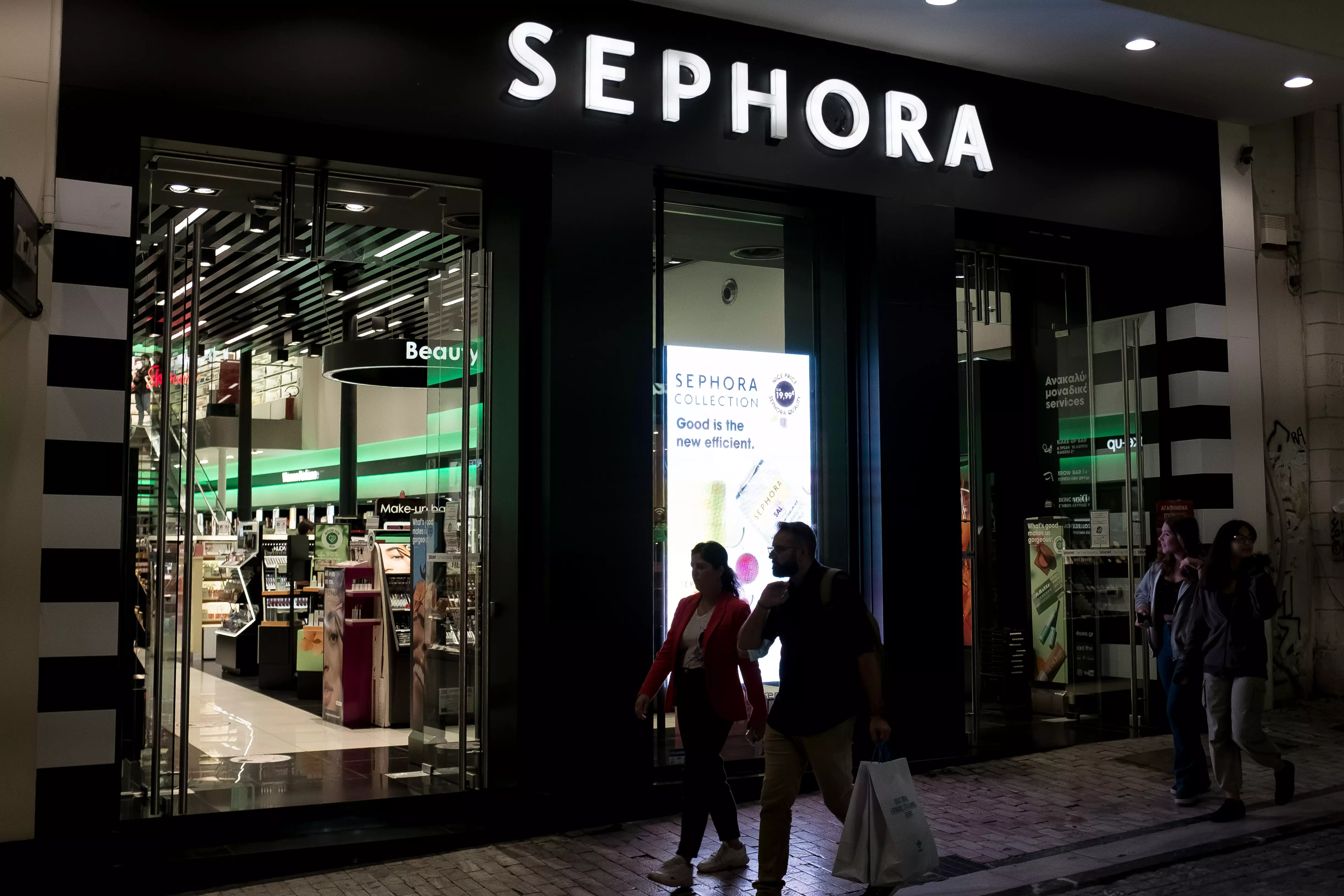 E * Enorme * Sephora Verkaf ass just Wochen ewech & Dir wëllt RN Akafen ufänken