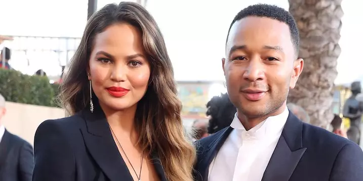 Chrissy Teigen vui vẻ trêu đùa John Legend vì không giành được giải Oscar 36680_1