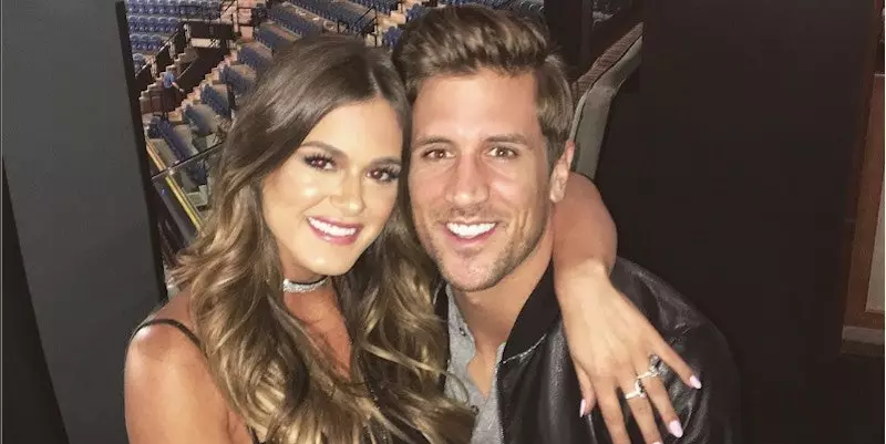 'Bachelorette' JoJo Fletcher သည် Jordan Rodgers နှင့်မင်္ဂလာပွဲအကြောင်းဖွင့်ပြောသည် - သီးသန့် 39150_3