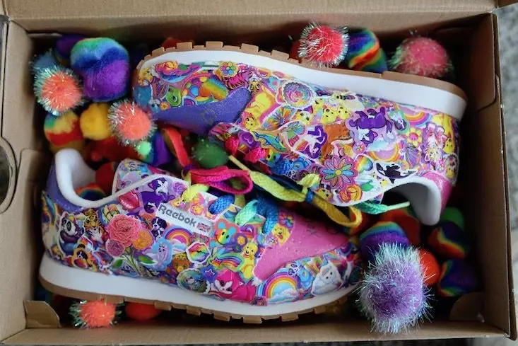 Khawv koob Lisa Frank Reebok Nkawm khau muaj nyob thiab tsuas yog 2 tus yeej muaj hmoo tuaj yeem hnav lawv 40286_1