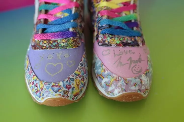 Khawv koob Lisa Frank Reebok Nkawm khau muaj nyob thiab tsuas yog 2 tus yeej muaj hmoo tuaj yeem hnav lawv 40286_2