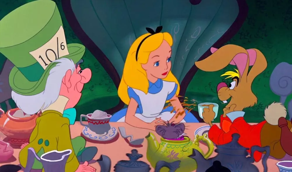 Din il-Ħarifa Ġejja Esperjenza tal-Kamra tal-Ħarba 'Alice In Wonderland'