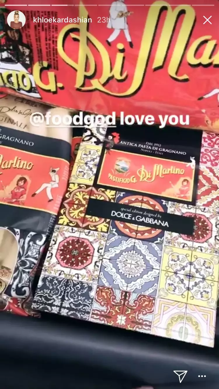 Ang Mga Besties ni Khloé Kardashian ay Nagpakita ng Kanilang Pagmamahal Para sa Magiging Nanay Gamit ang Pinakamatamis na Regalo 49198_3