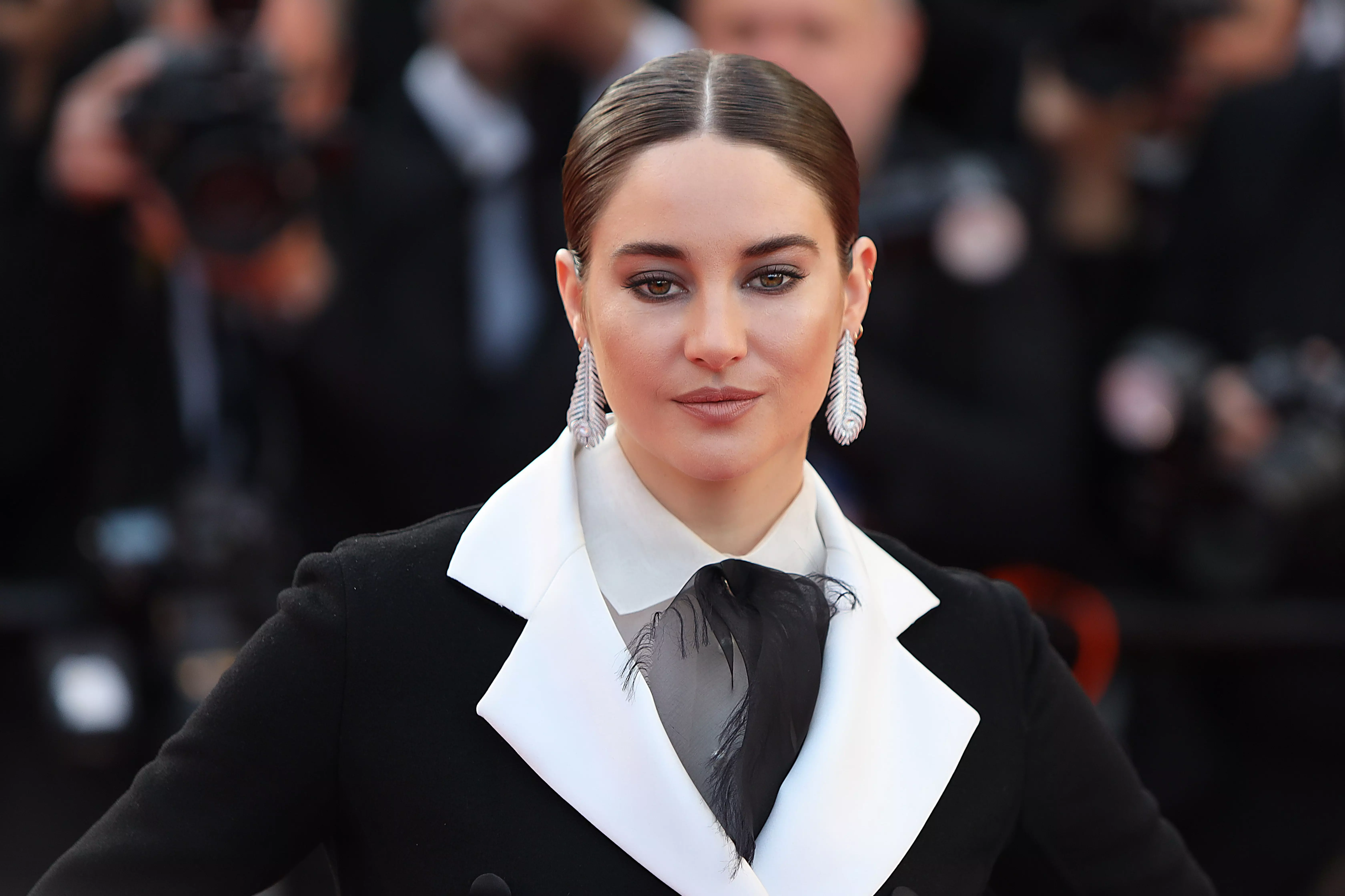 Unde stau acum Shailene Woodley și Aaron Rodgers? Este confuz