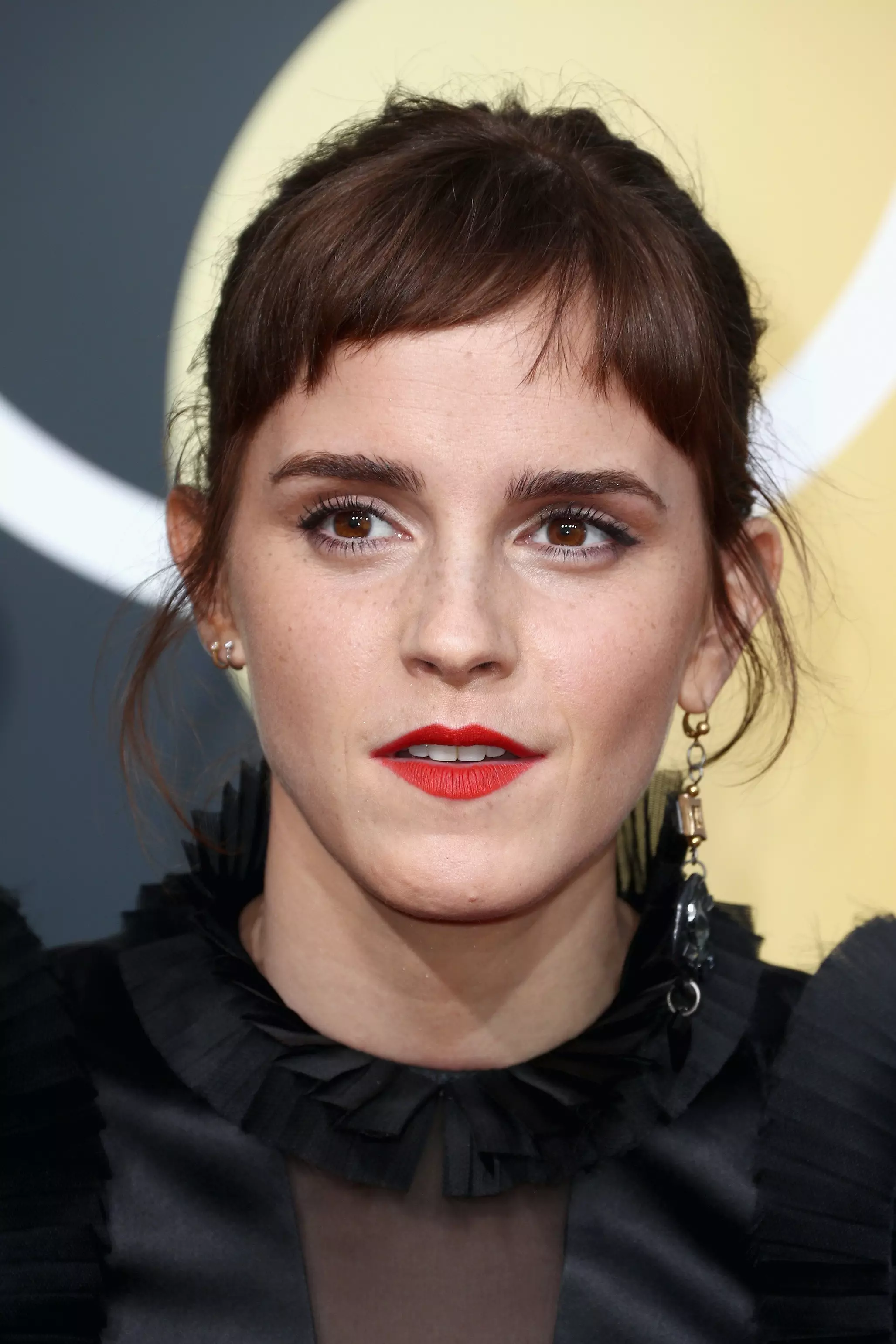 Emma Watson a fait ses débuts avec une nouvelle coupe de cheveux aux Golden Globes et elle a l'air méconnaissable 57140_1