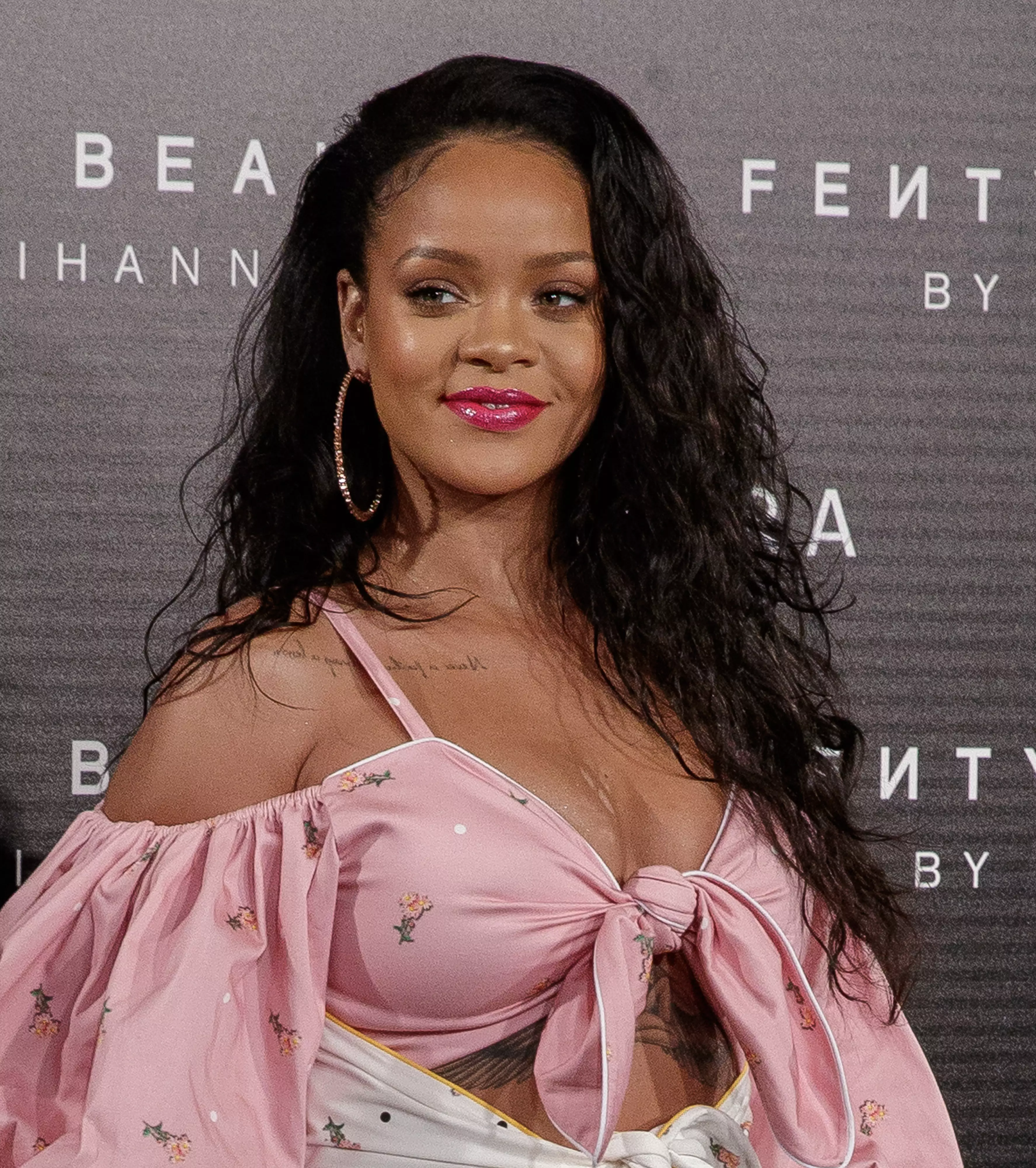 Rihanna Akataura Nyaya Inonakidza Nezvekuba Chikafu cheChinese pa'Oceans 8' Premiere 59306_2