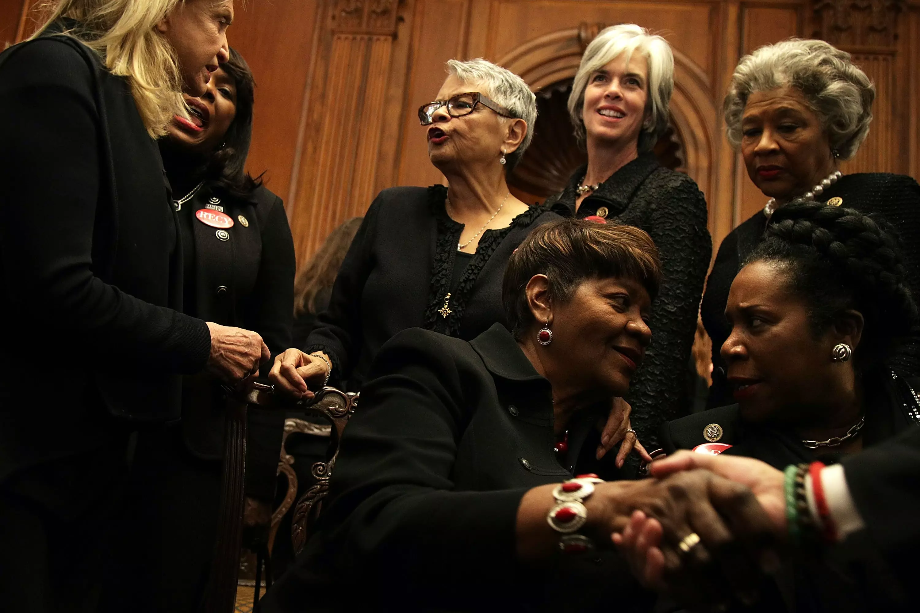 Estas fotos de mulheres que se vestiam de preto para o estado da União são tão poderosas 60092_2