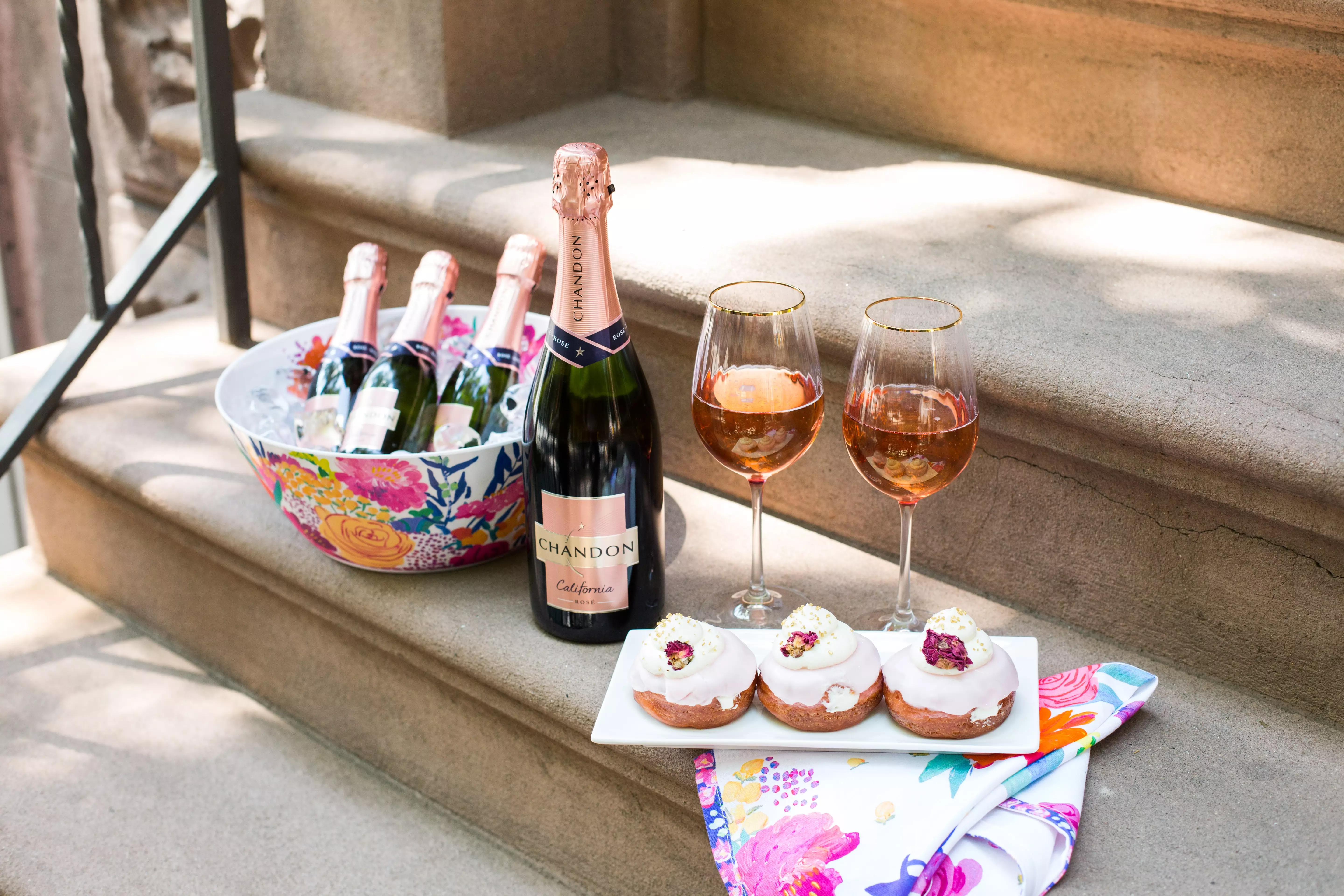 Sparkling Rosé Donuts Ariko & Vanenge Vakanyanya Kunyanya Kudya 62290_1