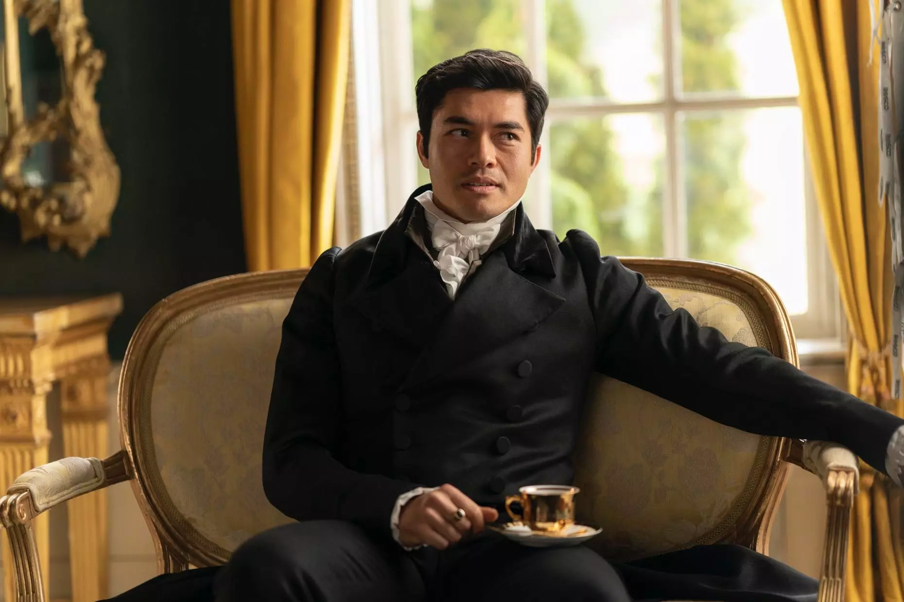 Netflix ၏ 'Persuasion' ဇာတ်ကားသစ်တွင် Mr. Elliot အဖြစ် Henry Golding