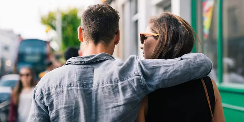 5 Bicher Fir Wanderer op der Streck ze setzen fir sech selwer ze fannen