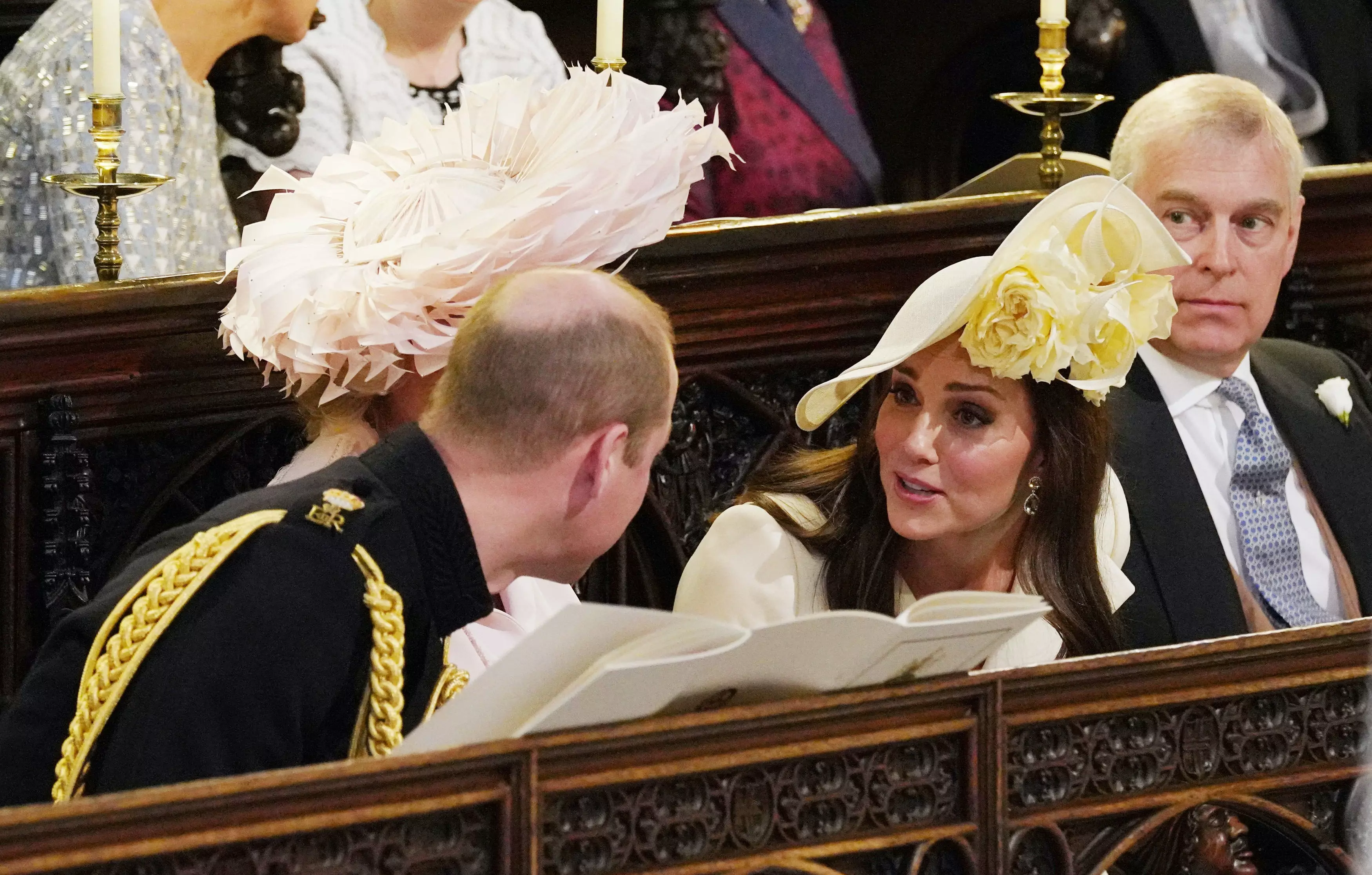 Fotografie šatů Kate Middleton na Královské svatbě Zabijte hru ve stylu