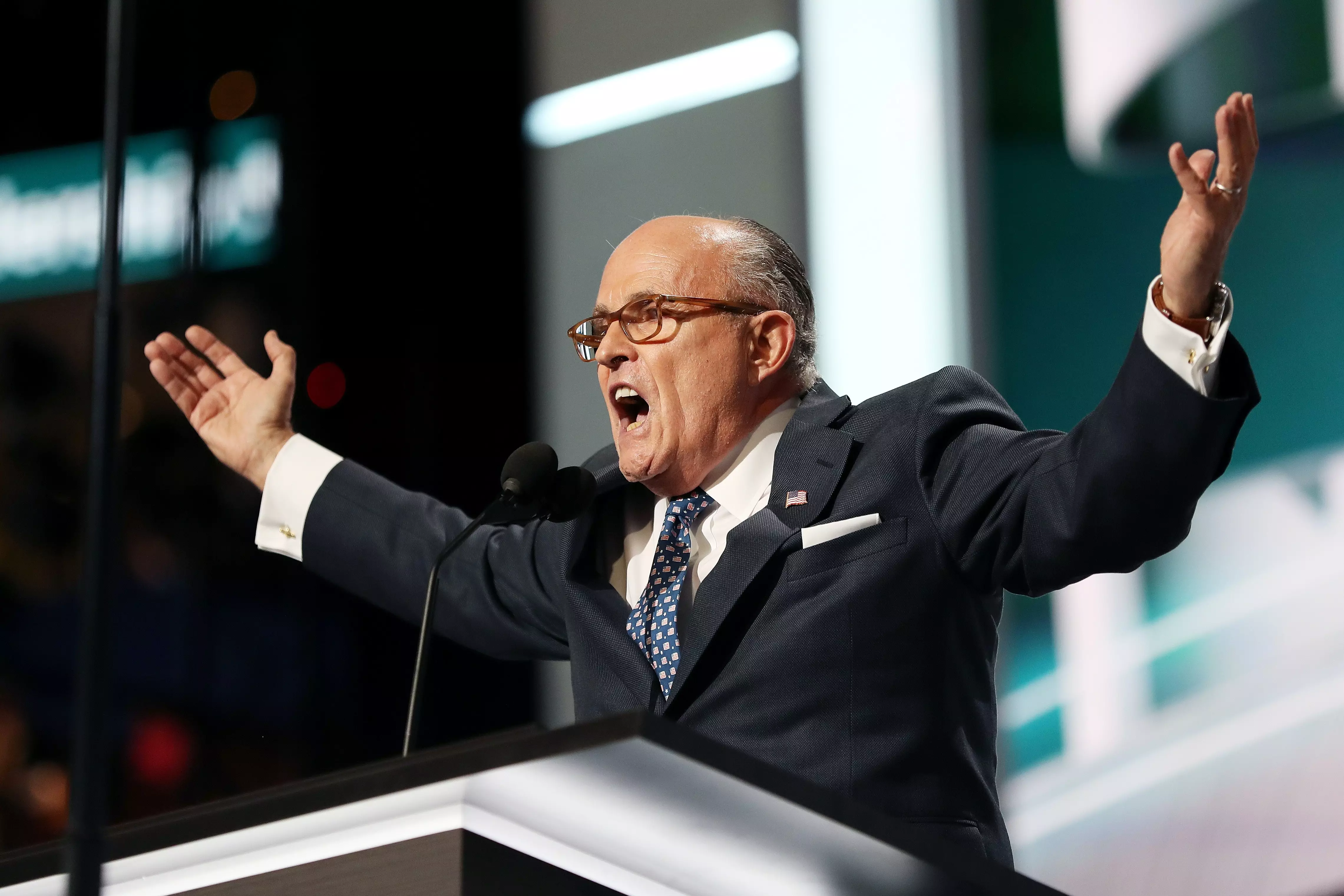 Mmekọrịta Trump na Giuliani na-aga azụ ma ha yitere 67428_1