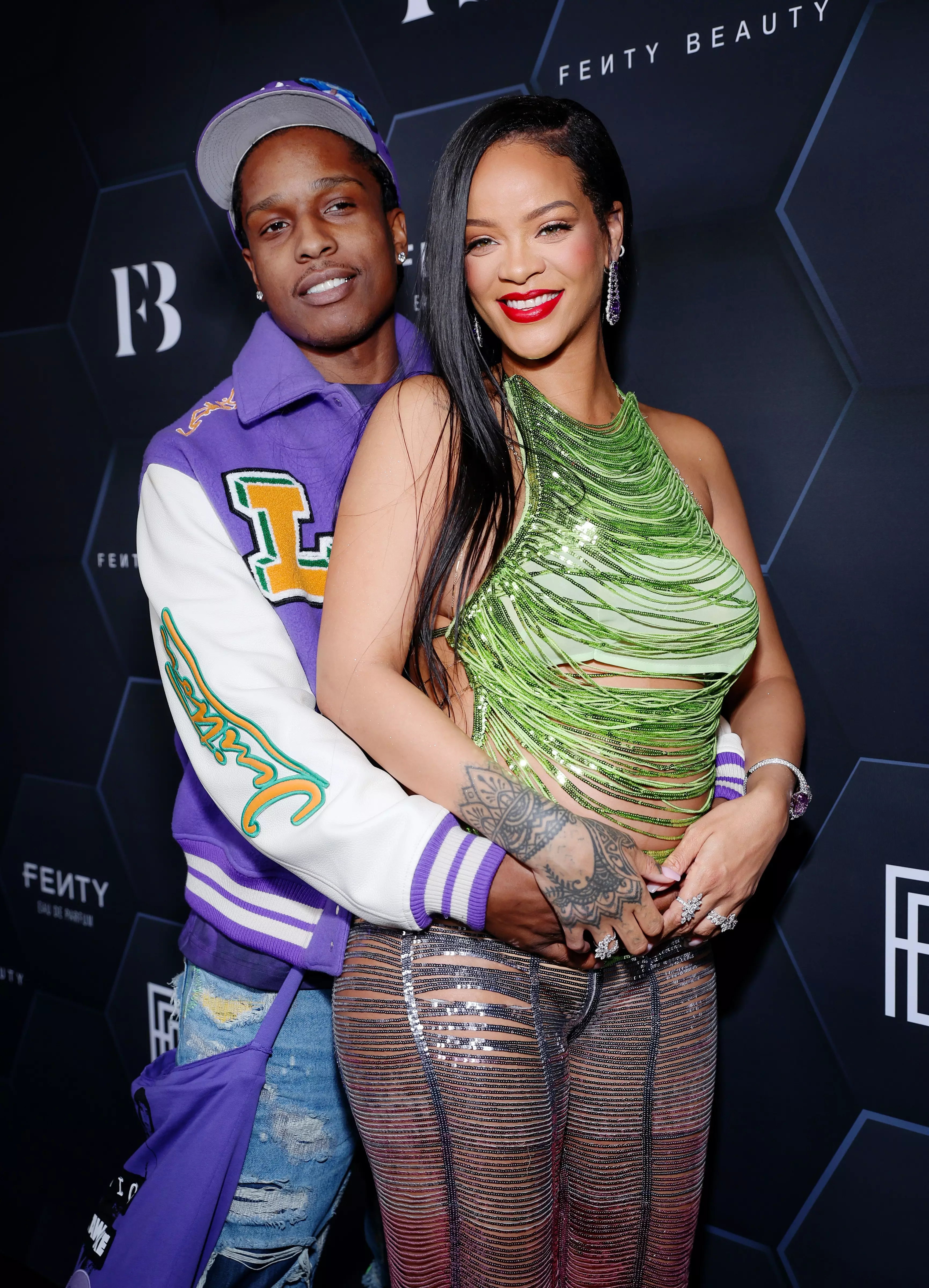 ไทม์ไลน์ความสัมพันธ์ของ Rihanna และ ASAP Rocky เป็นเหมือนเพลงรัก