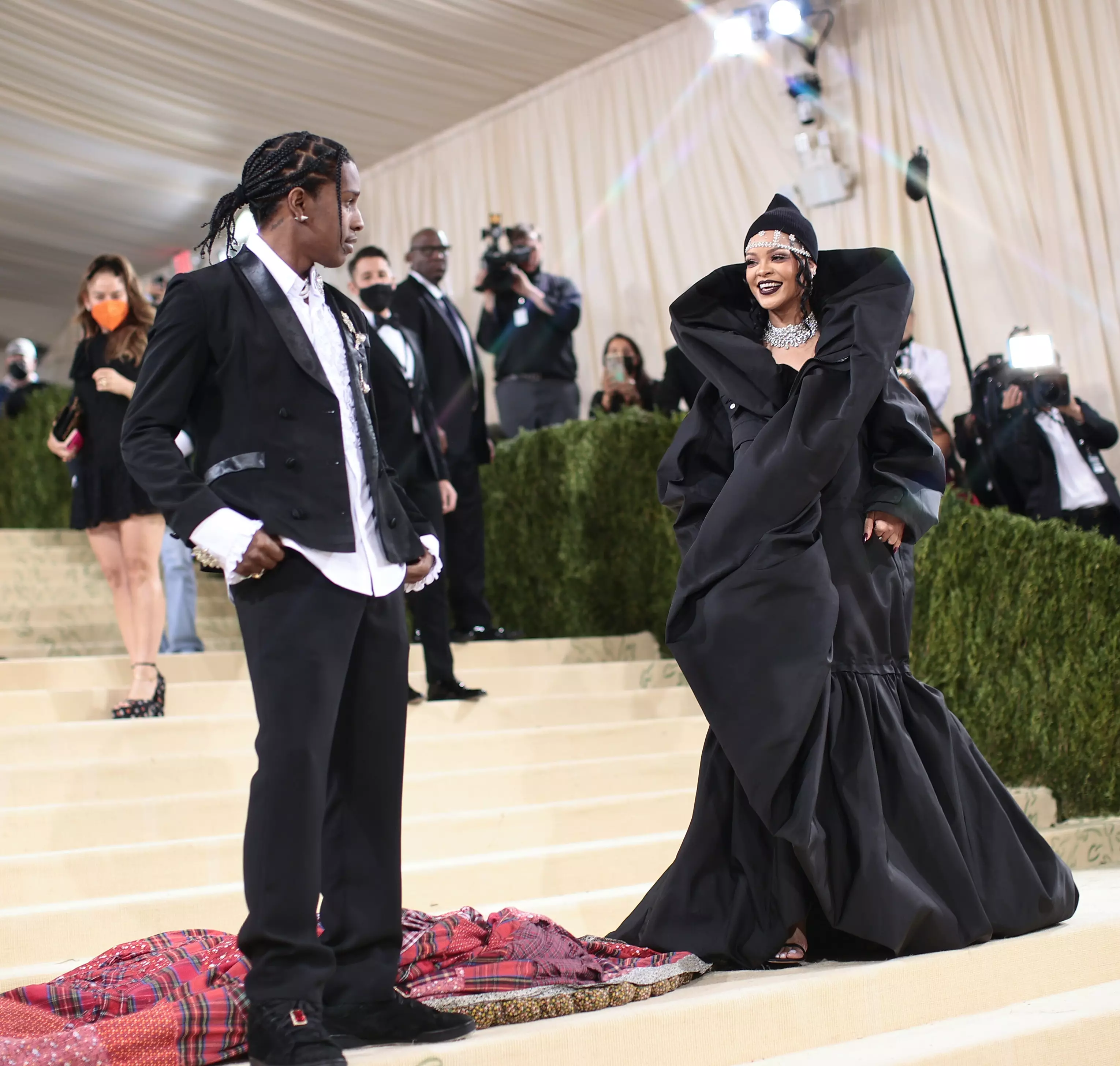 Rihanna naA$AP Rocky hukama hwenguva inodzokera kumashure.