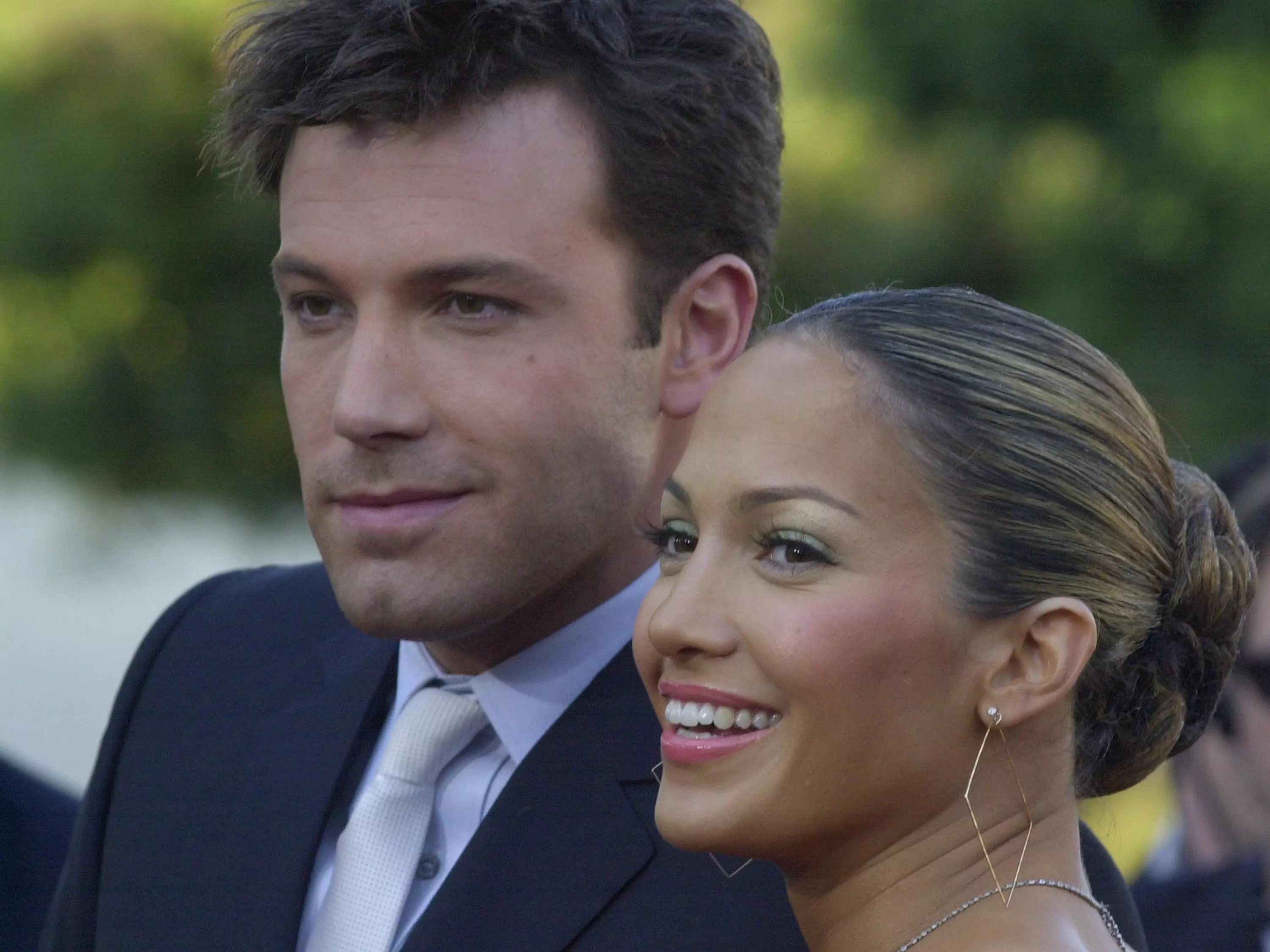 เส้นเวลาความสัมพันธ์ของ J. Lo และ Ben Affleck กำลังอยู่ในขั้นตอนการสร้าง