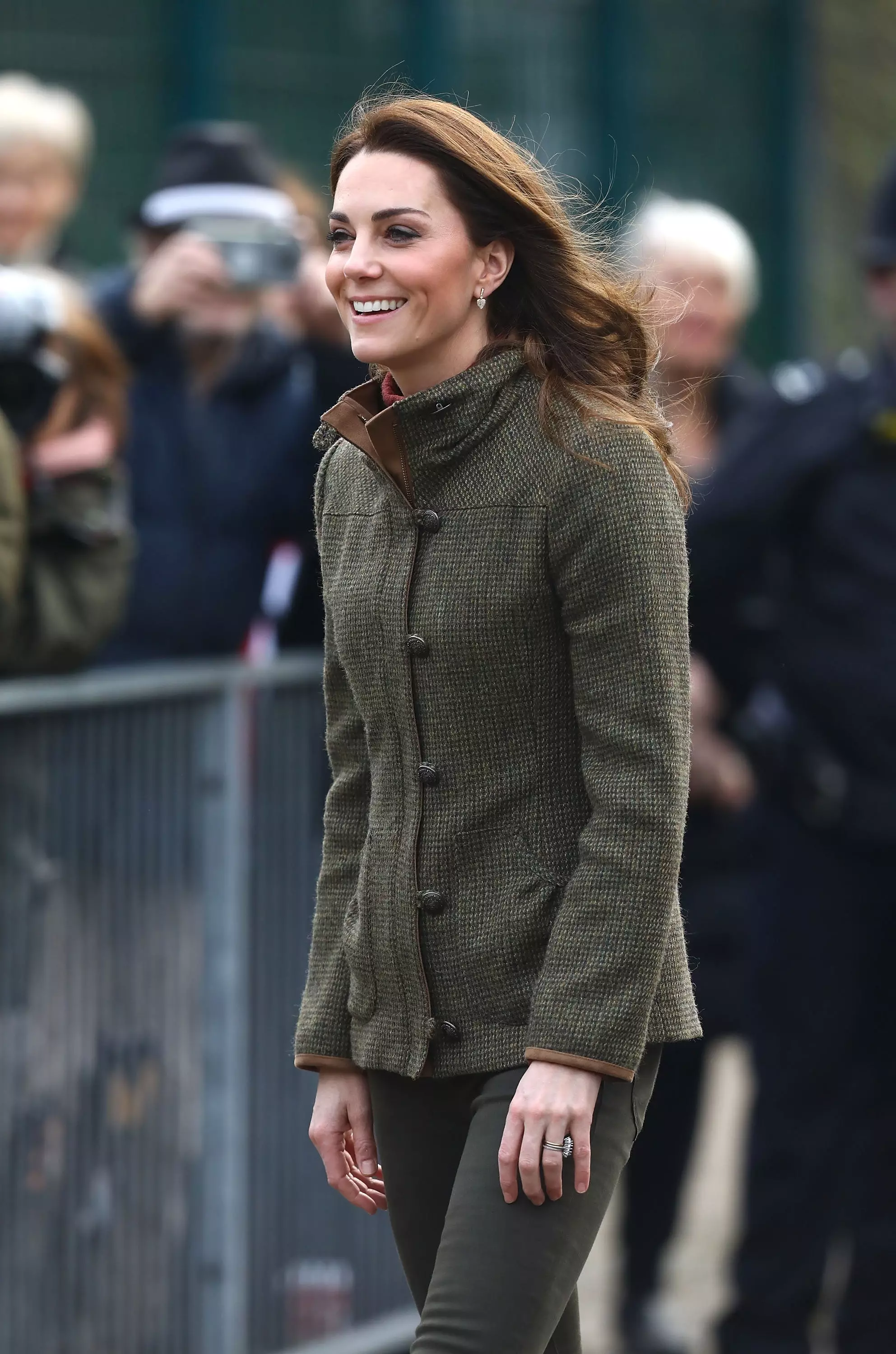 Ny akanjo farany nataon'i Kate Middleton dia vita tamin'ny lamba fihemorana farany 78773_4