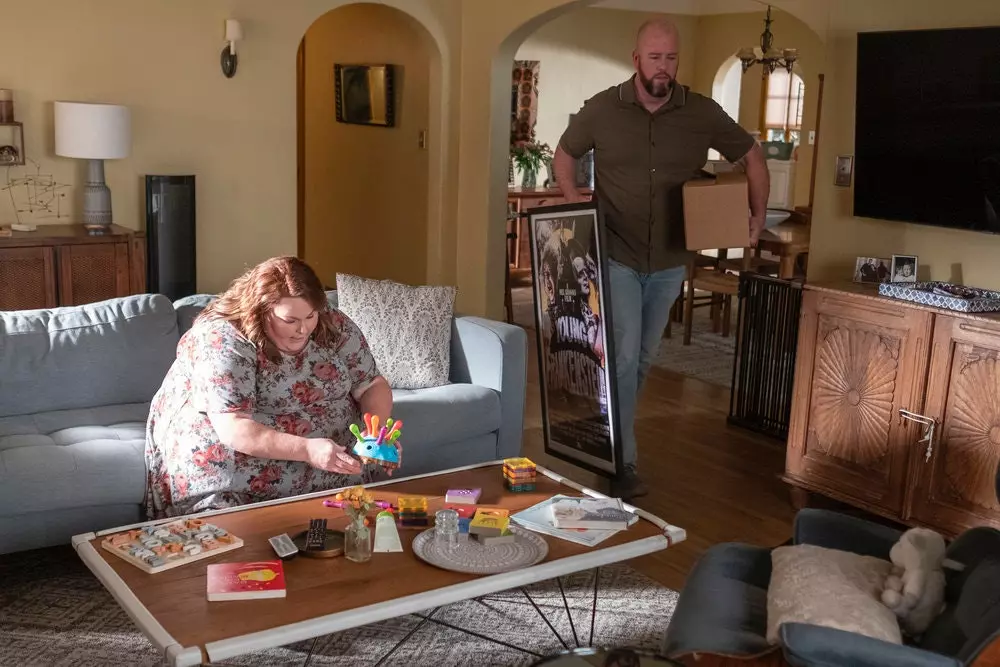 Chrissy Metz som Kate, Chris Sullivan som Toby