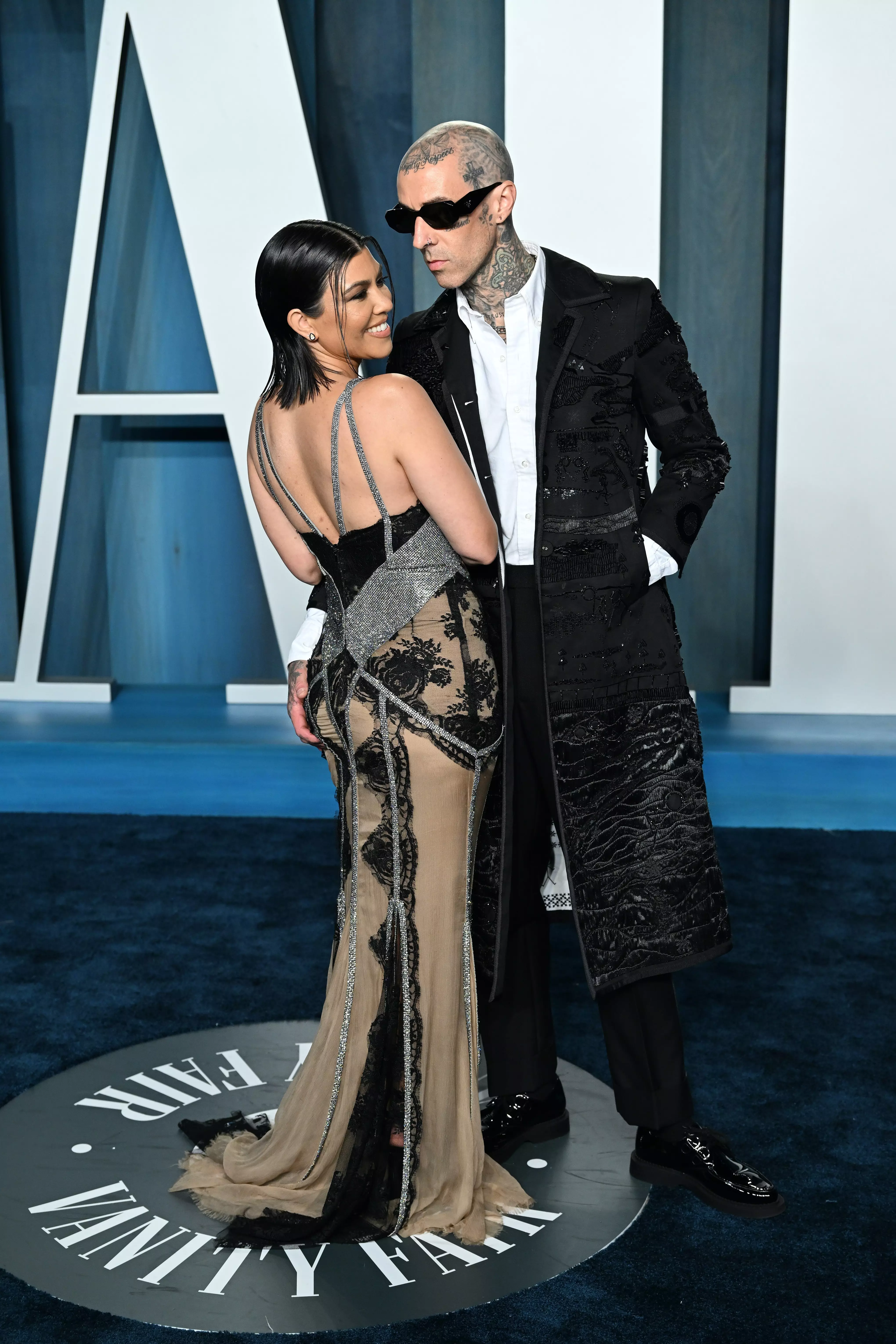 Kourtney Kardashian နှင့် Travis Barker ၏ auras တို့သည် ချစ်ကြည်ရင်းနှီးမှု ချိတ်ဆက်မှုရှိသည်။